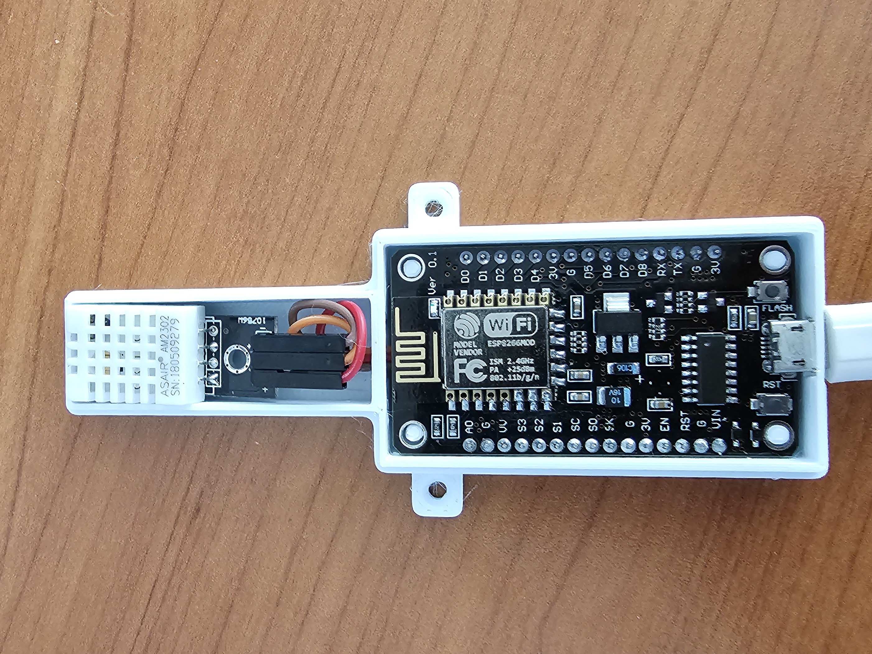 Case for Nodemcu v3 with AM2302 themometer by Karel (Lowprize) K. | Download free STL model ...
