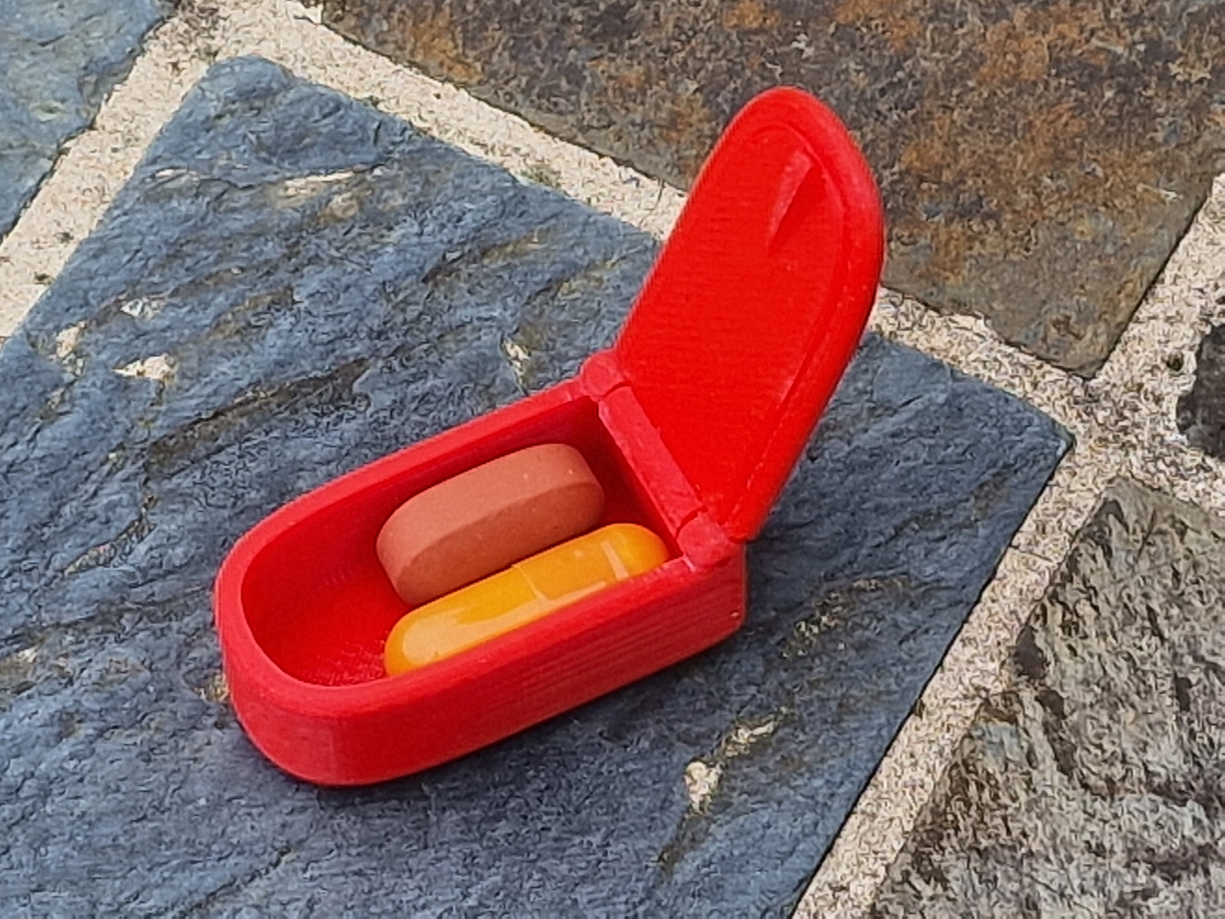 Small Pill Box by Bert Hold | Download free STL model | Printables.com
