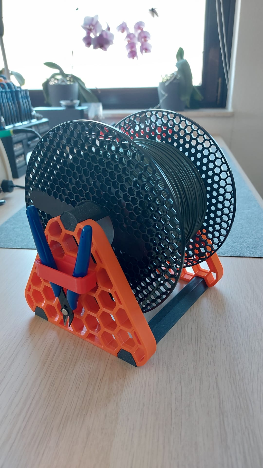 Prusament 2kg Spool Holder by KRKnet | Download free STL model ...