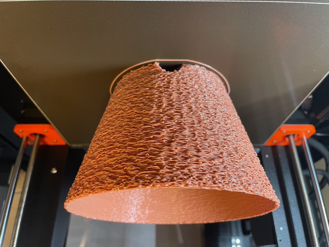 Blumentopf mit Prusa Fuzzy Oberfläche / Simple flower pot with Prusa Slicer Fuzzy Skin by Poke2 ...