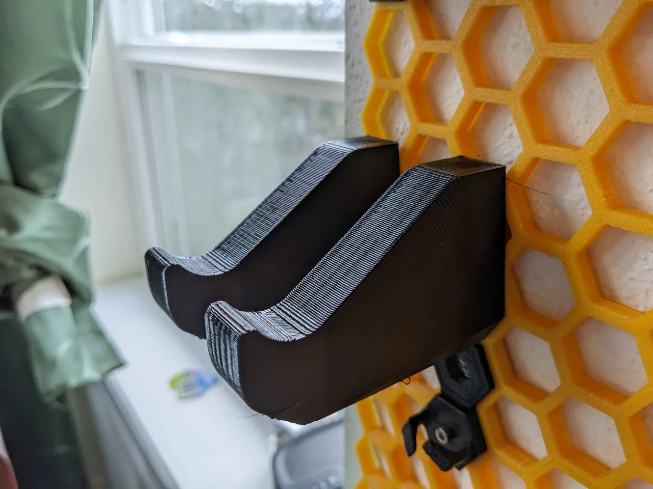 HSW Xbox One Controller Holder by starcastic | Download free STL model ...
