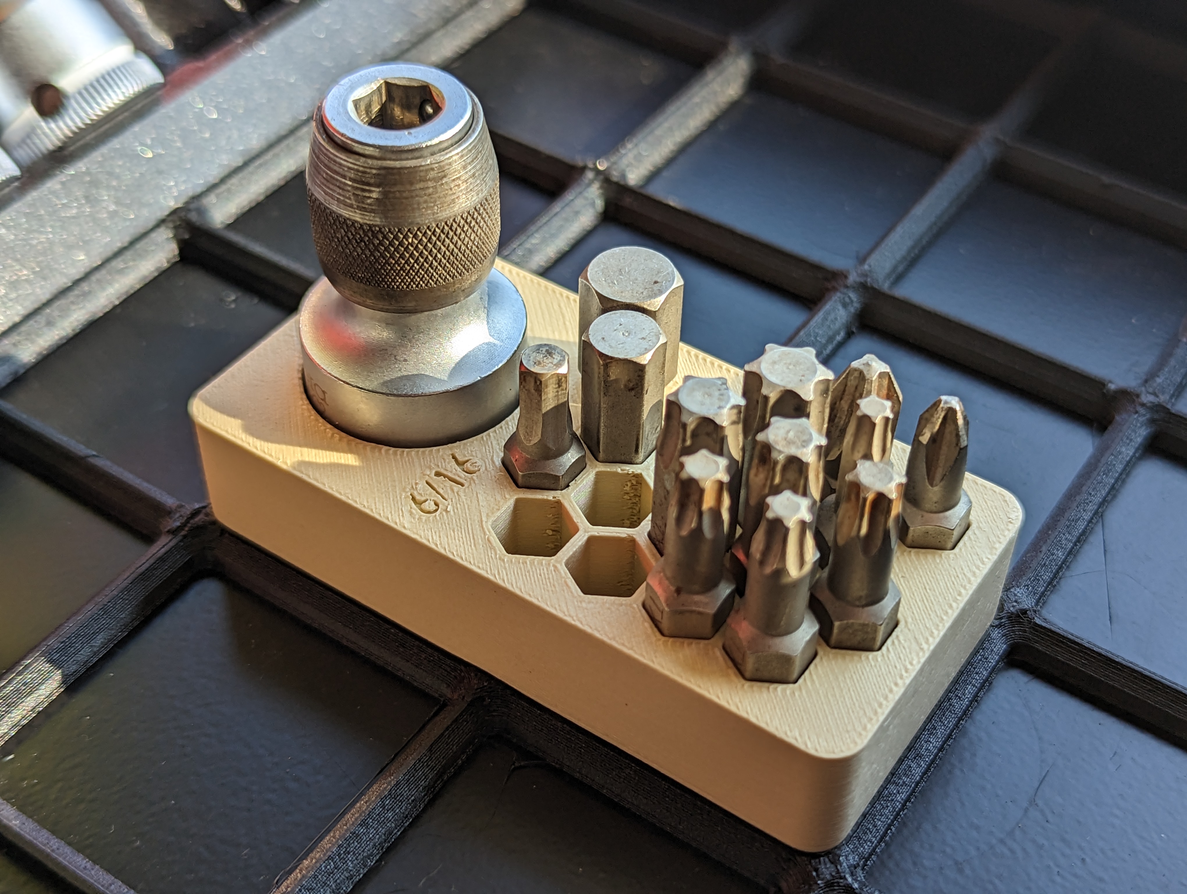 Gridfinity + Wera 5/16 Zyklop bit adaptor + 18 bits by MrStolarsky ...