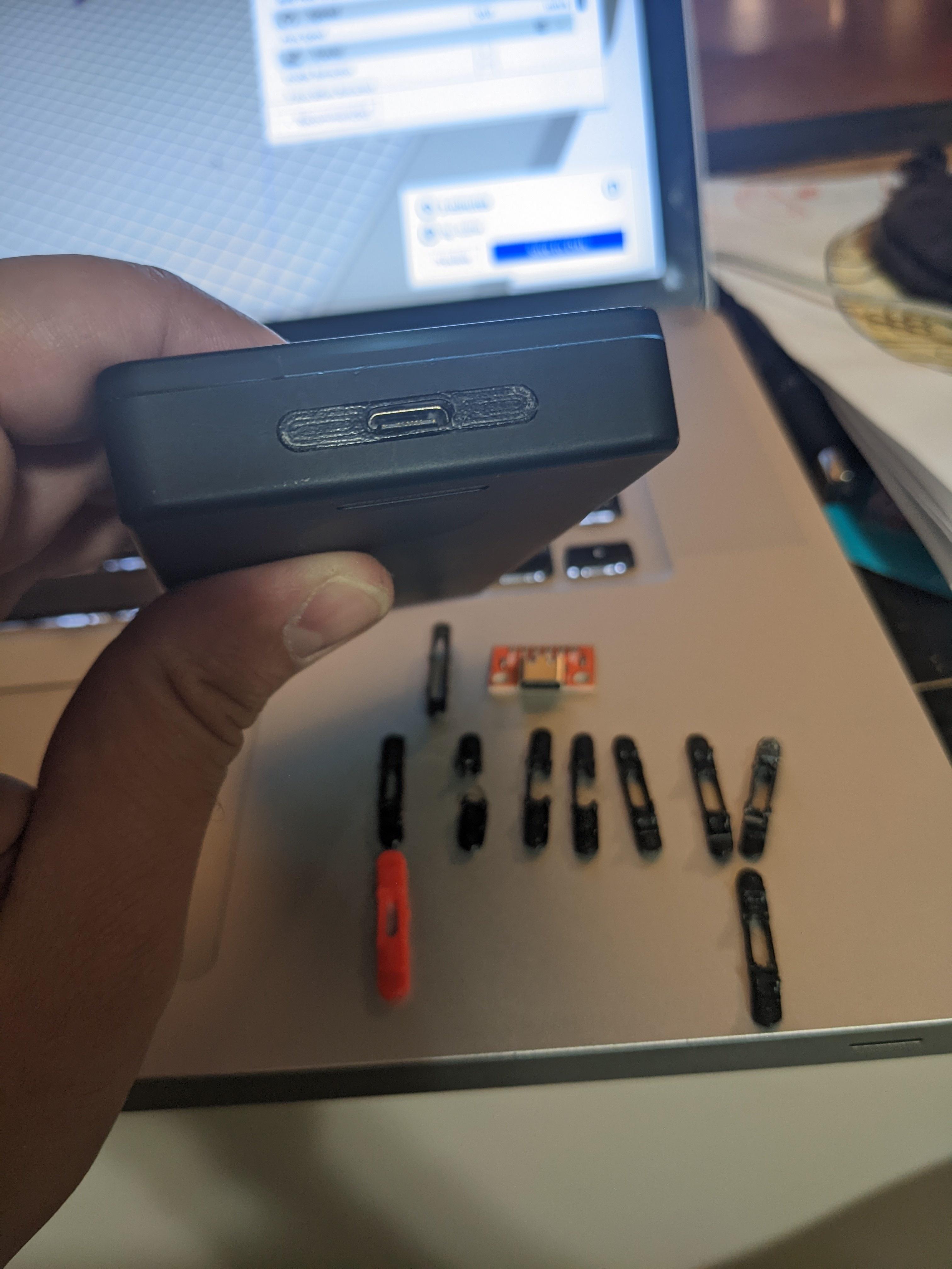 Zune USB-C port cover por asdfqwer426 | Descargar modelo STL gratuito ...