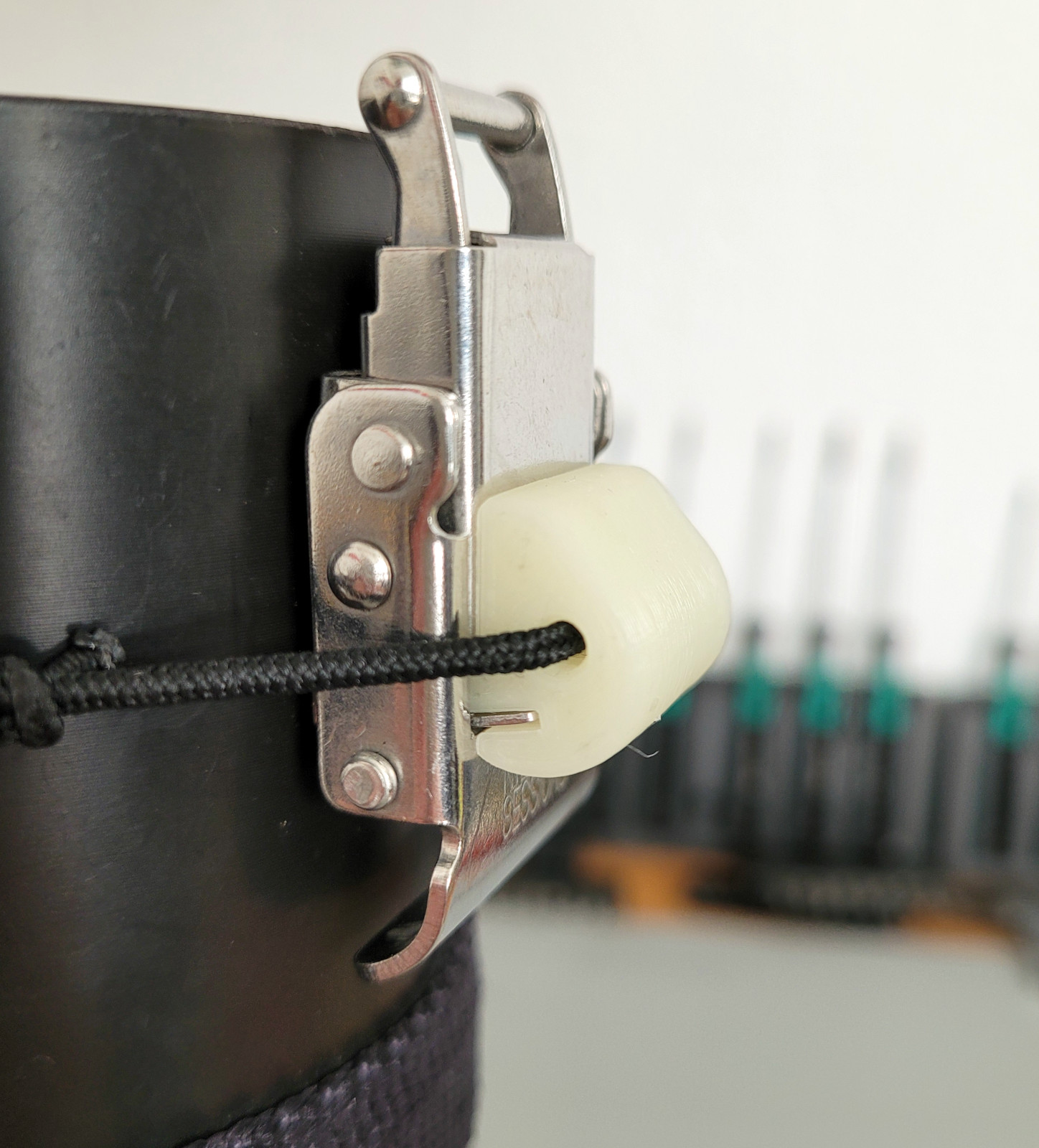 Nielsen Latch locking nut by Thomas | Download free STL model ...