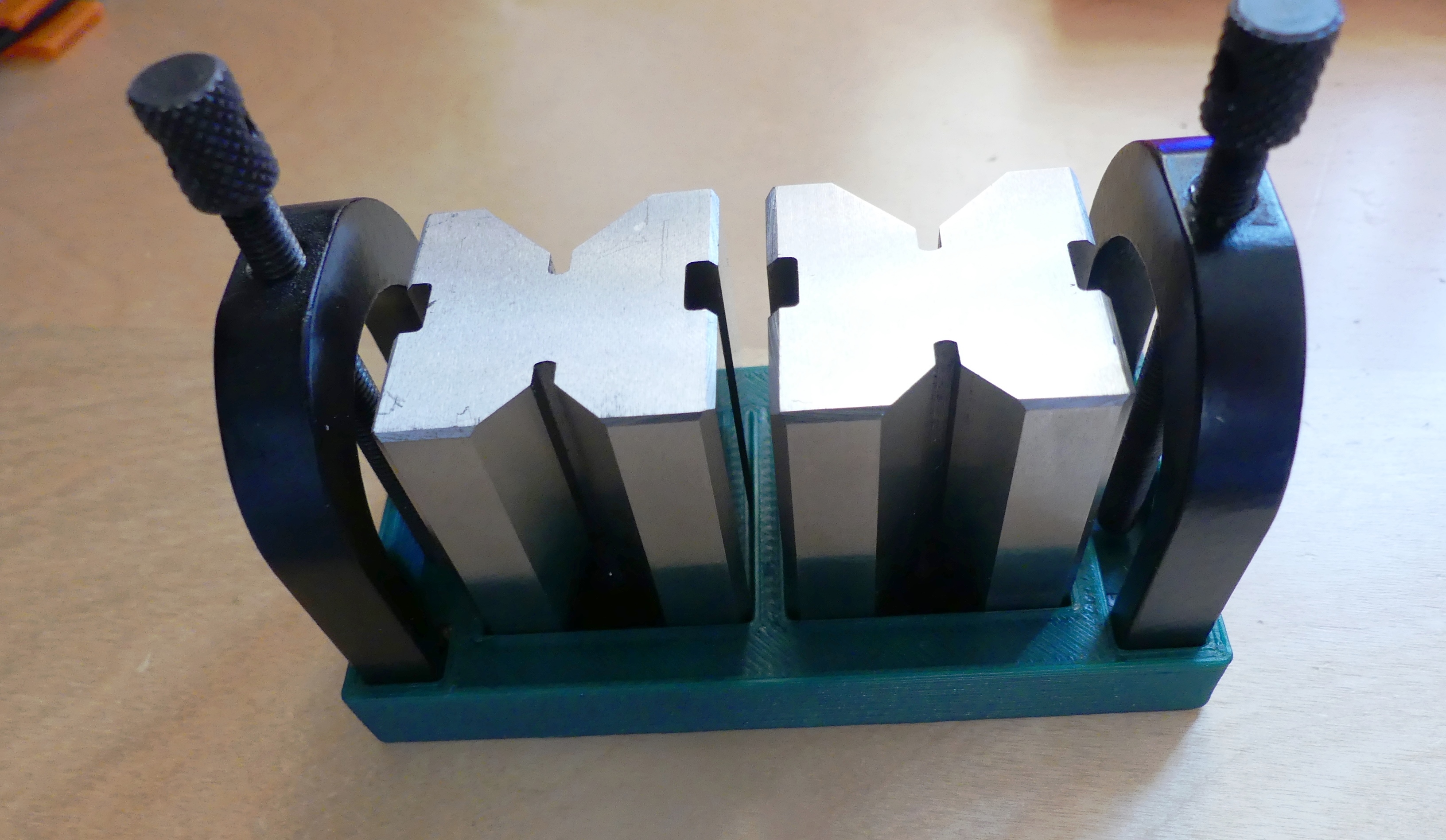Holder for V-Blocks by werz 99 | Download free STL model | Printables.com