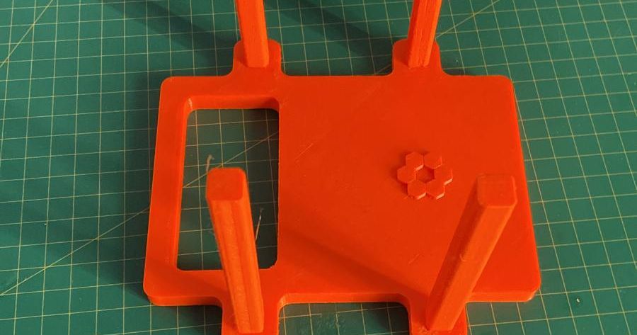 Crack monitor support by Mus | Download free STL model | Printables.com