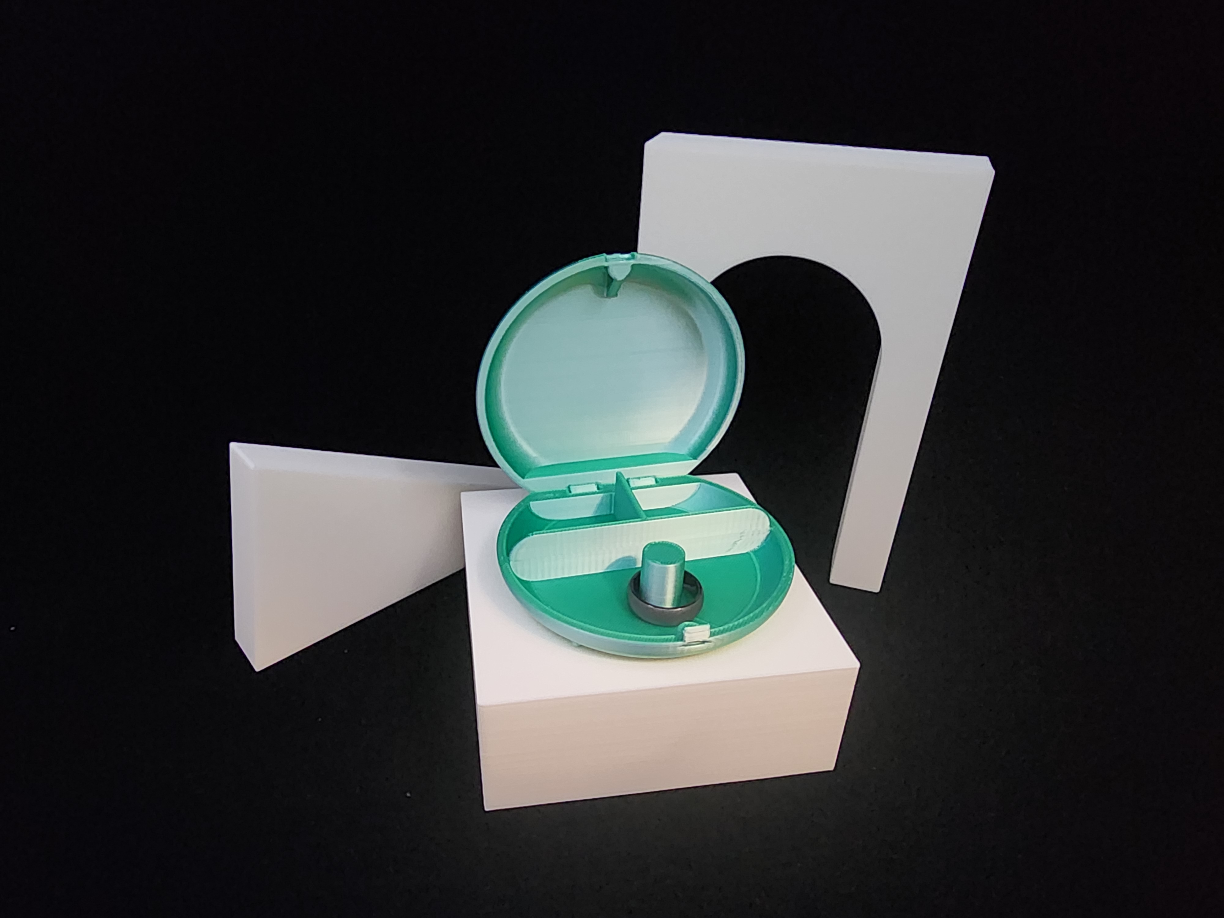 Print-In-Place Travel Ring Holder by Spool Designs | Download free STL ...