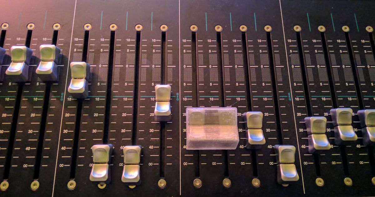 Allen&Heath SQ mixer faders coupler by barbekon | Download free STL ...
