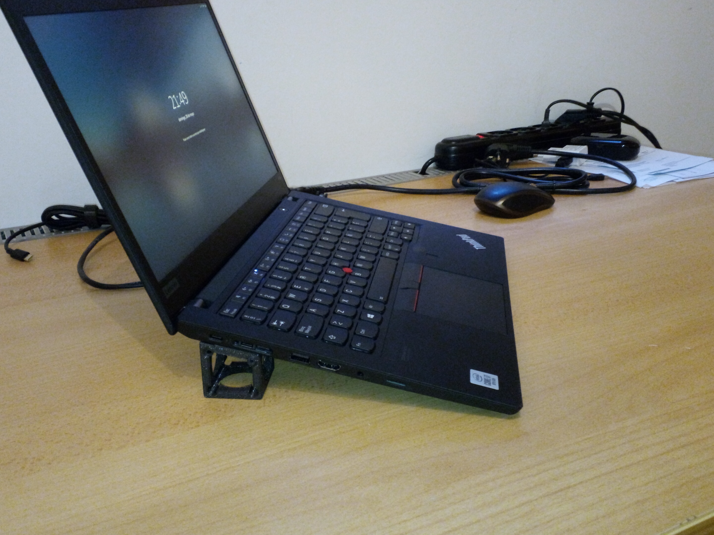 Lenovo Thinkpad stands von ATG | Kostenloses STL-Modell herunterladen ...