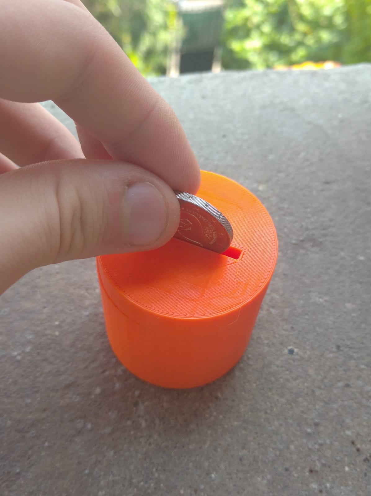 Cylindrical piggy bank by Léon | Download free STL model | Printables.com