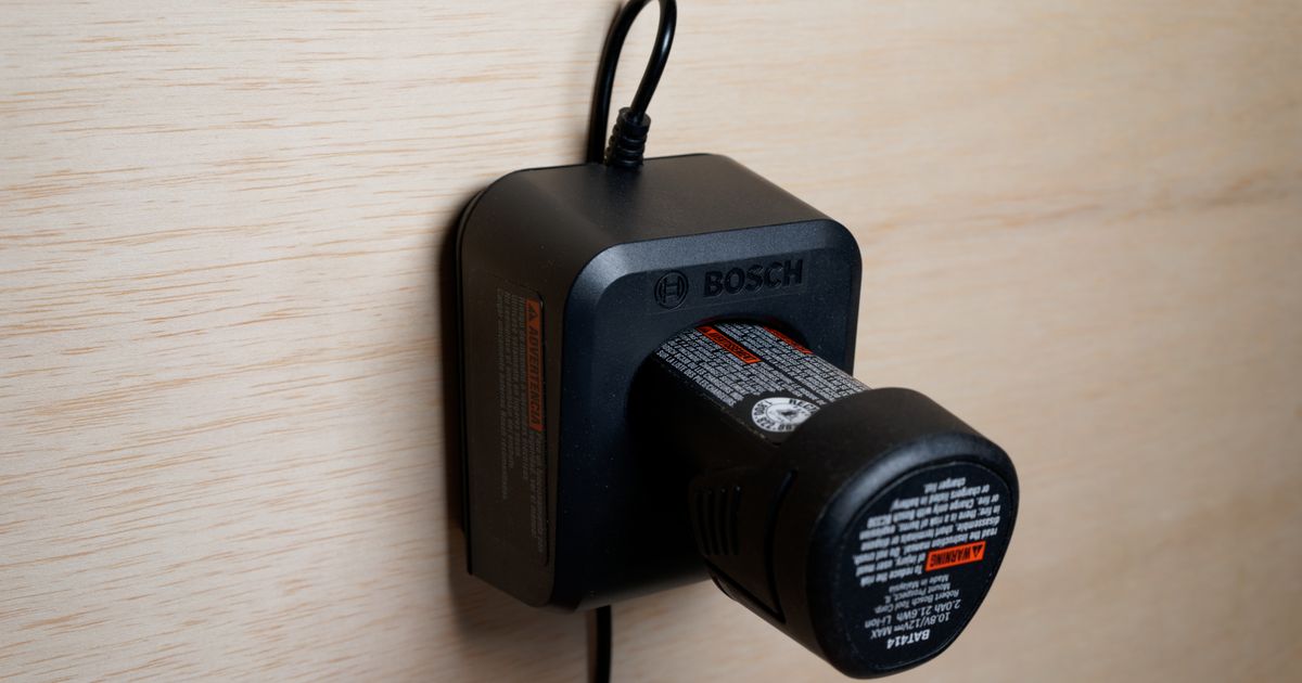 Bosch 12V Charger Wall Mount v2 by Thomas Satterly | Download free STL ...