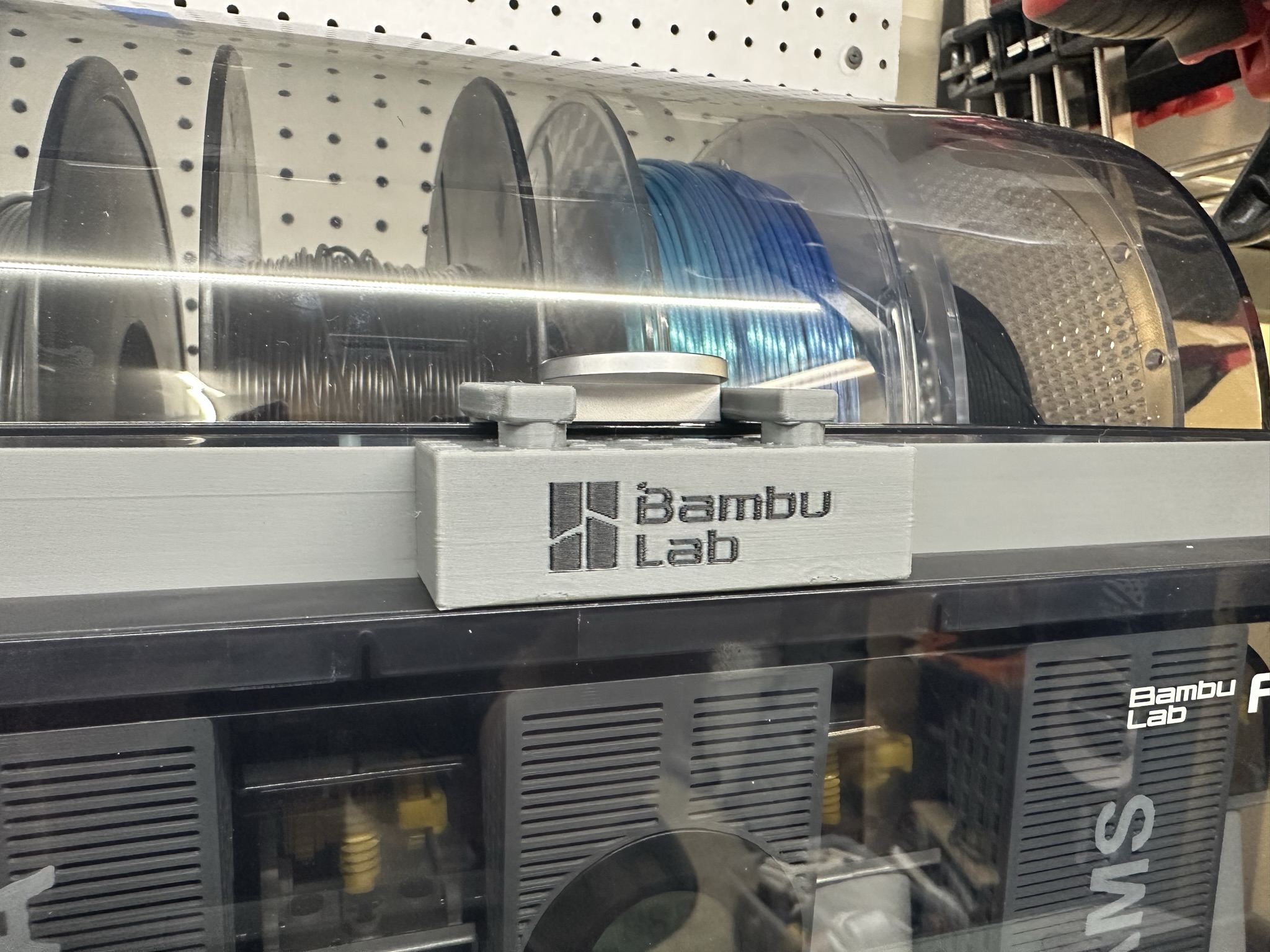 AMS Lid Lifter Lock with Bambu Logo by dadhacks | Download free STL ...