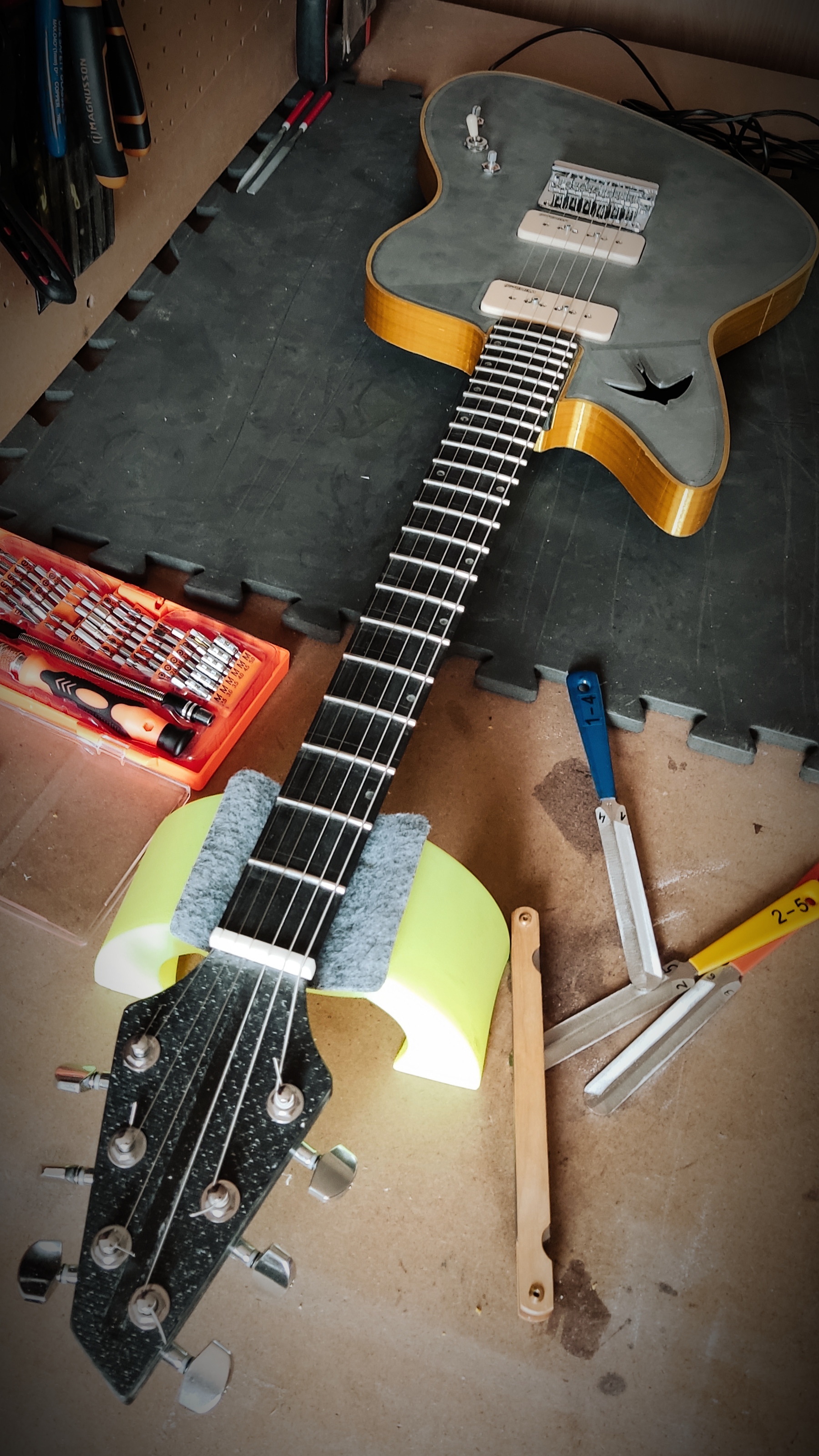 Guitar mk3 by Łukasz Szubart | Download free STL model | Printables.com