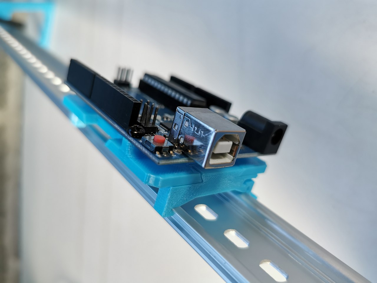 DIN Mount for Arduino Uno (Adjustable orientation) by nans | Download ...