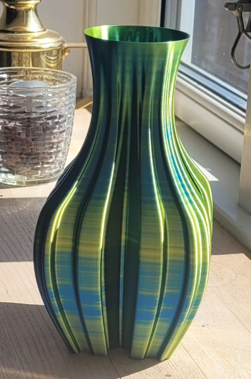 Extrude profile inspired vase by Jacob Laage Kragh | Download free STL ...