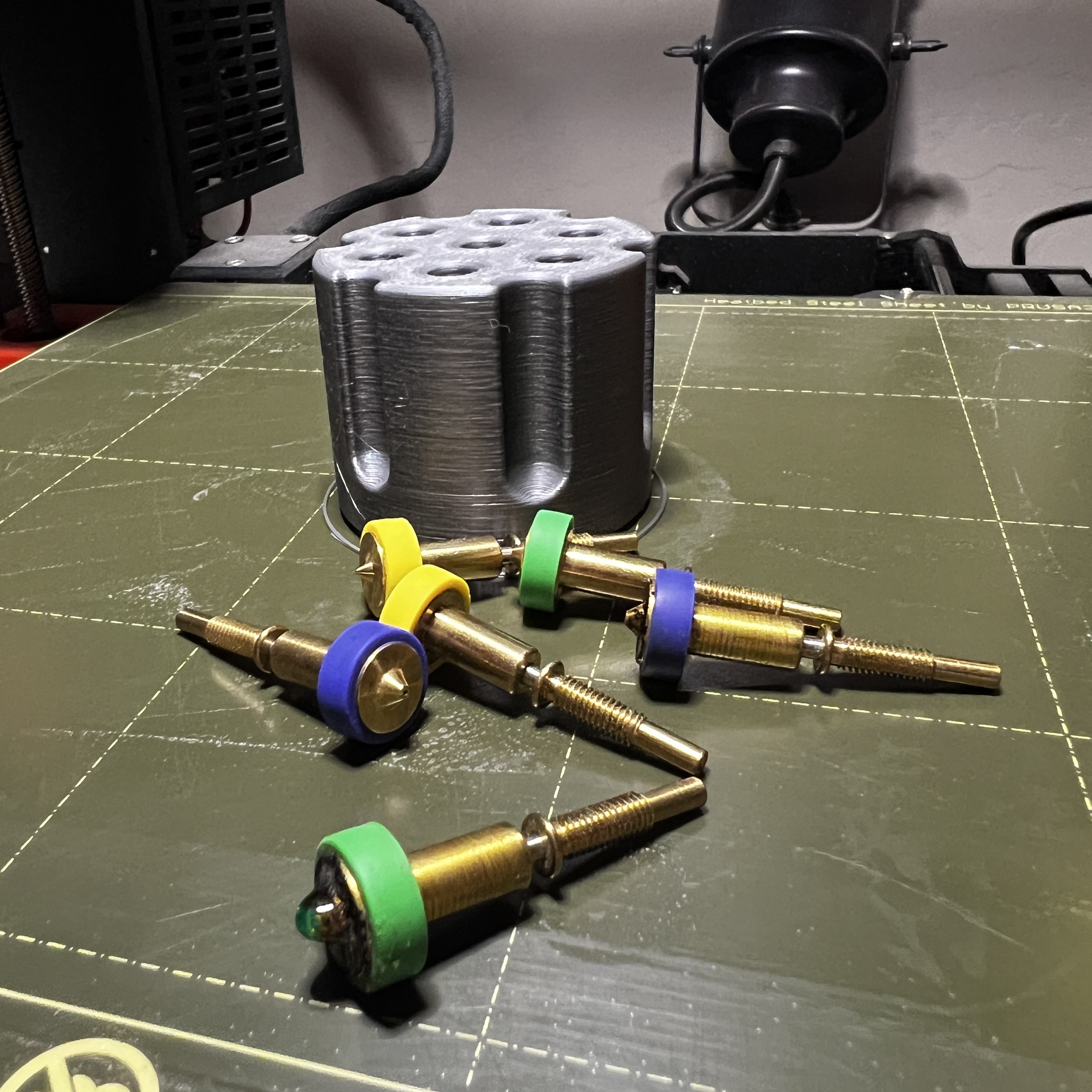 Revo Nozzle Storage Pistol Cylinder by Joe3D | Download free STL model ...