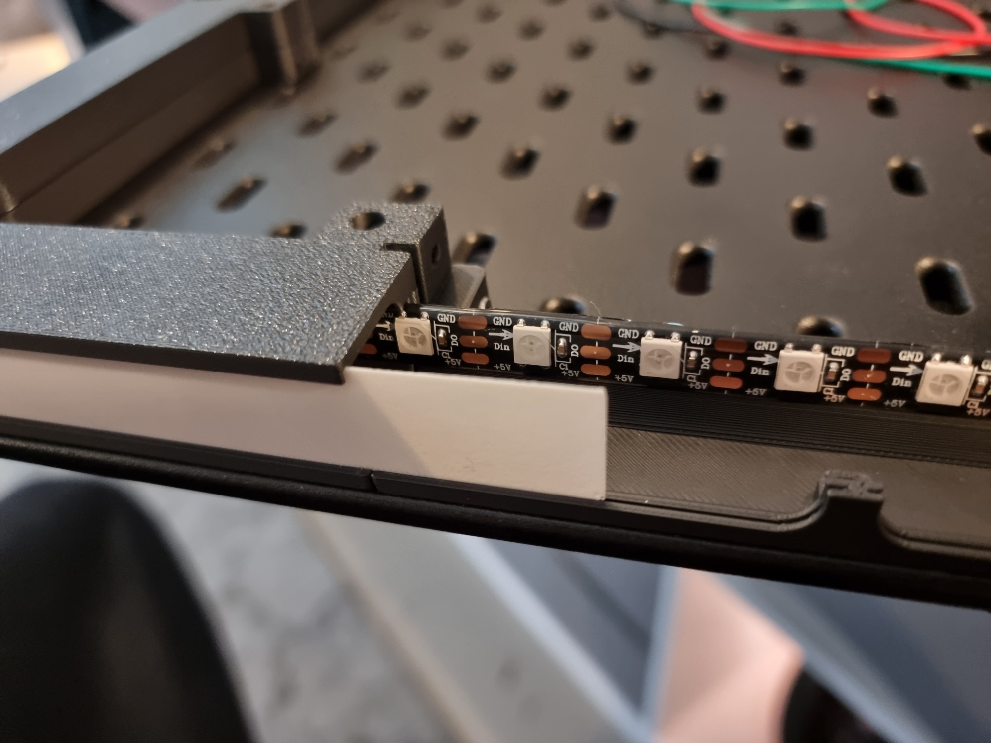 Diffusion strip for skadis led led-frame by LutraVulgaris | Download ...