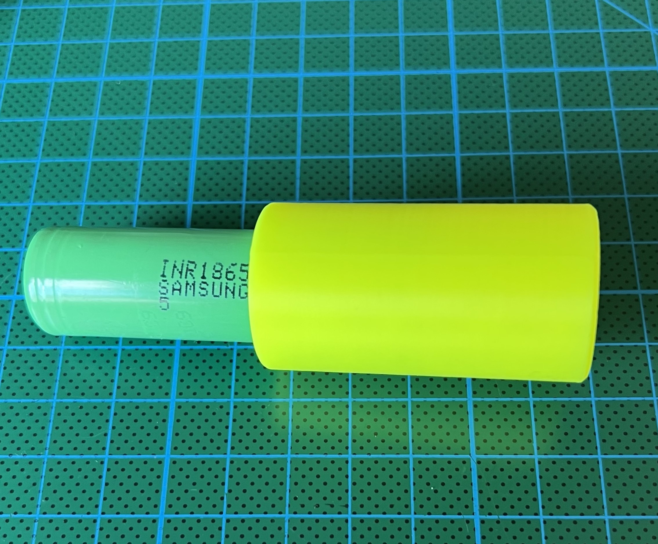Akku-Adapter ->26650 auf 18650 by Darkmoon | Download free STL model ...