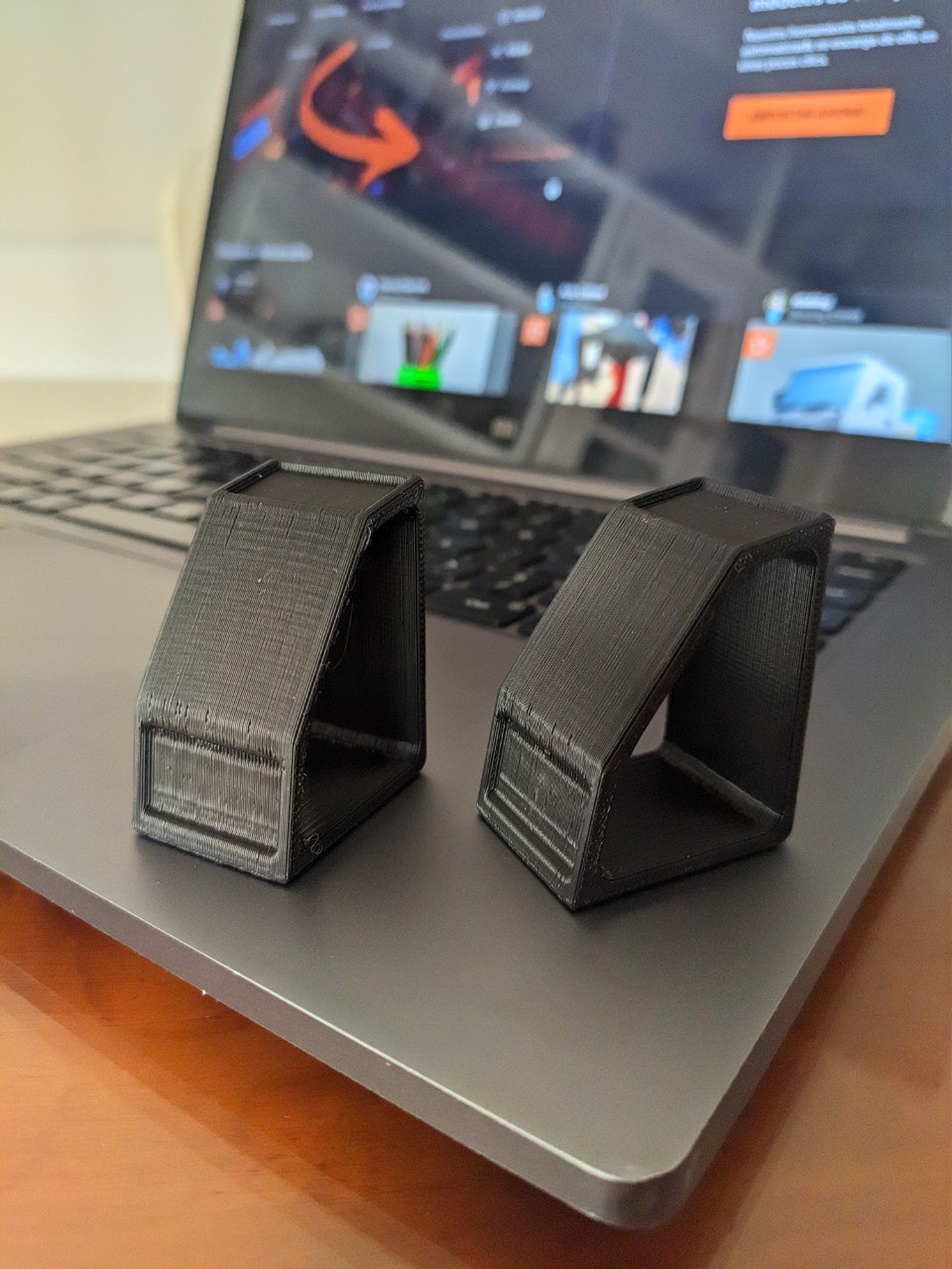 Dual Height Laptop Riser by Master Yoda | Download free STL model ...
