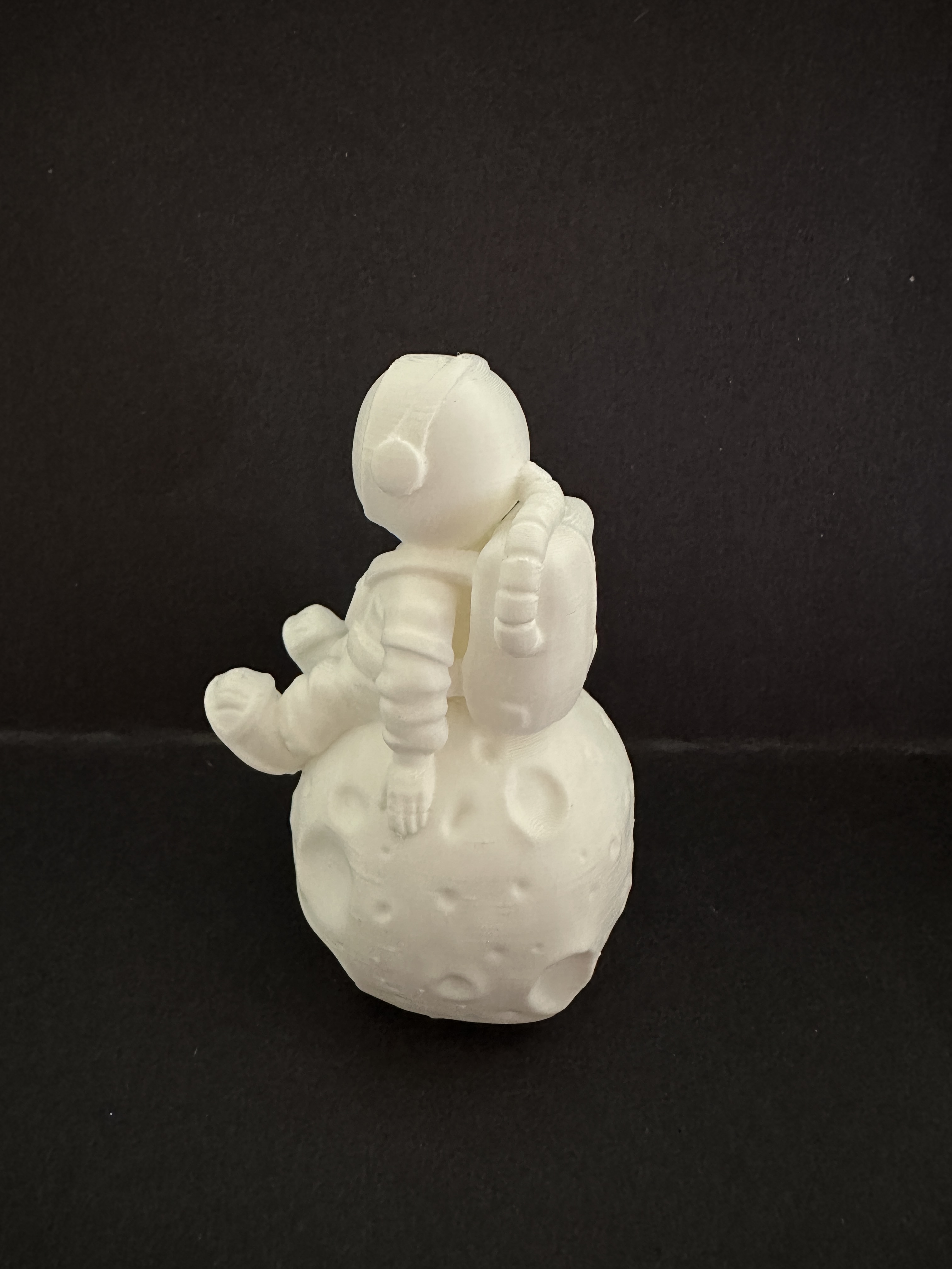 Astronaut sitting on the moon by opslasher2000 | Download free STL ...