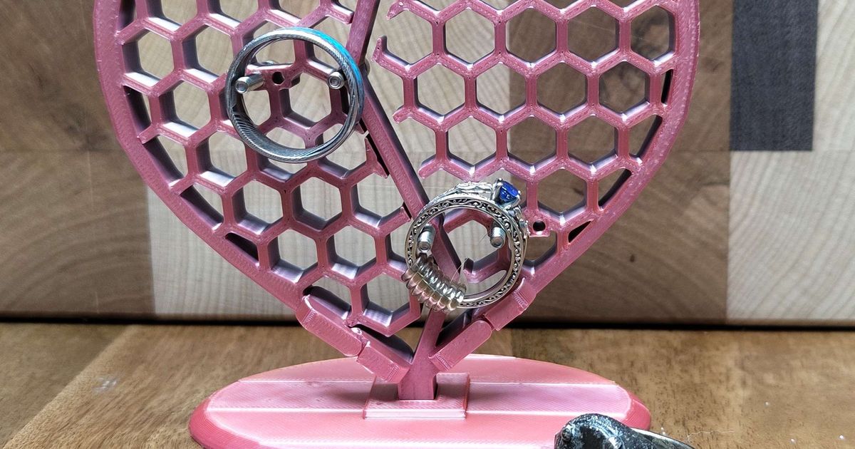 Broken Heart Ring Holder by Trusty | Download free STL model ...