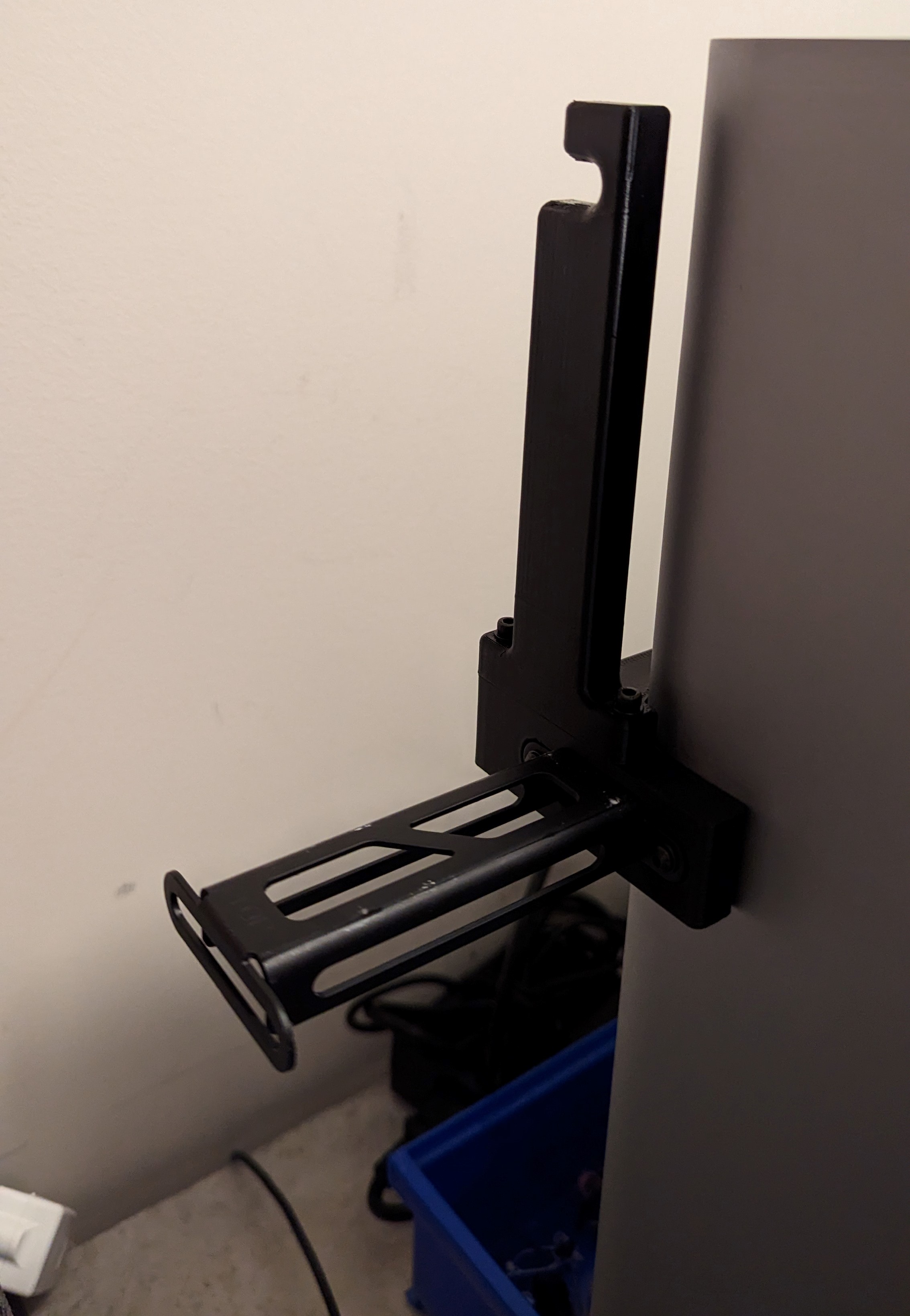 Bambu X1C Side Mount Spool Holder With Guide by Jacob | Download free ...