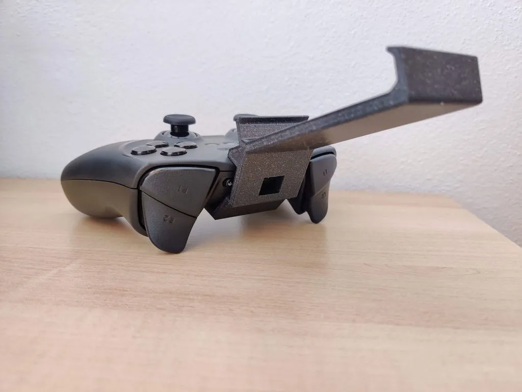 stratus clip