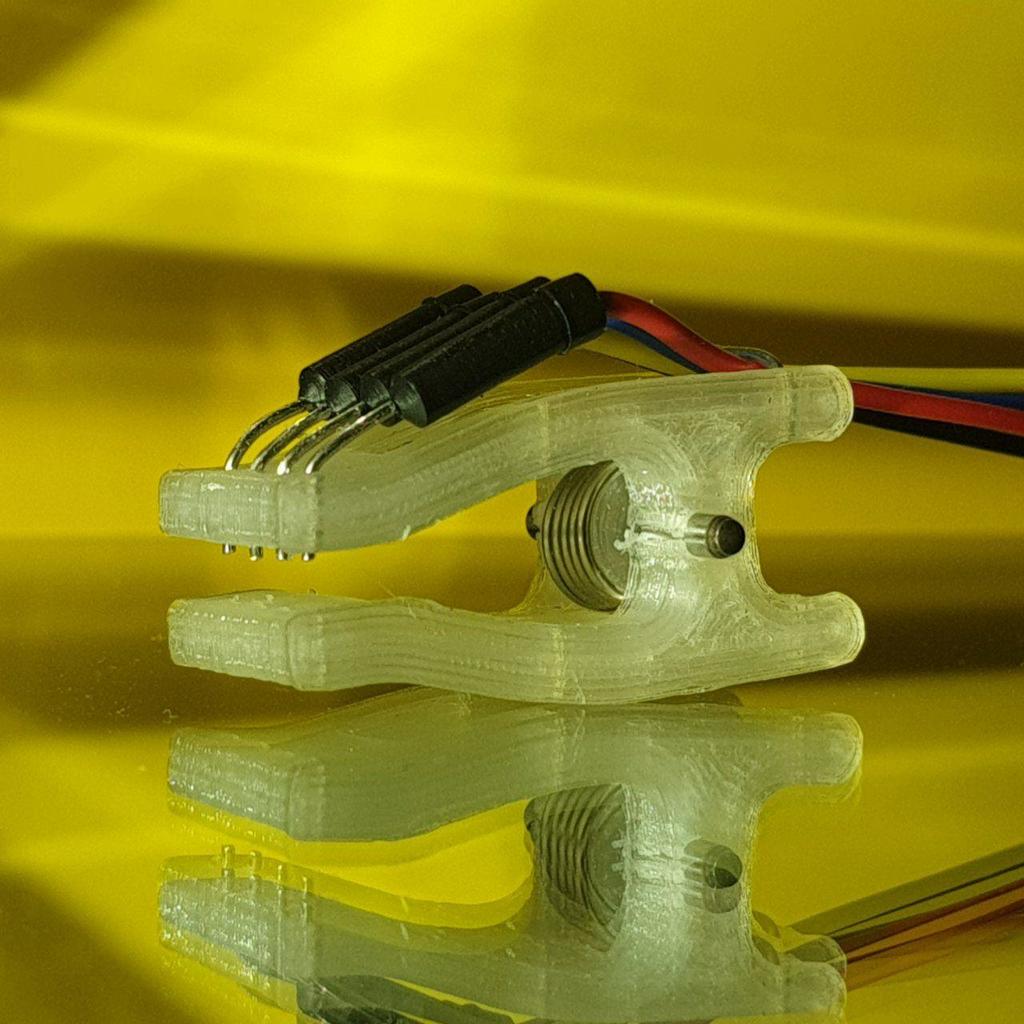 Clip-On Serial Programmer by mathiaspl20 | Download free STL model ...