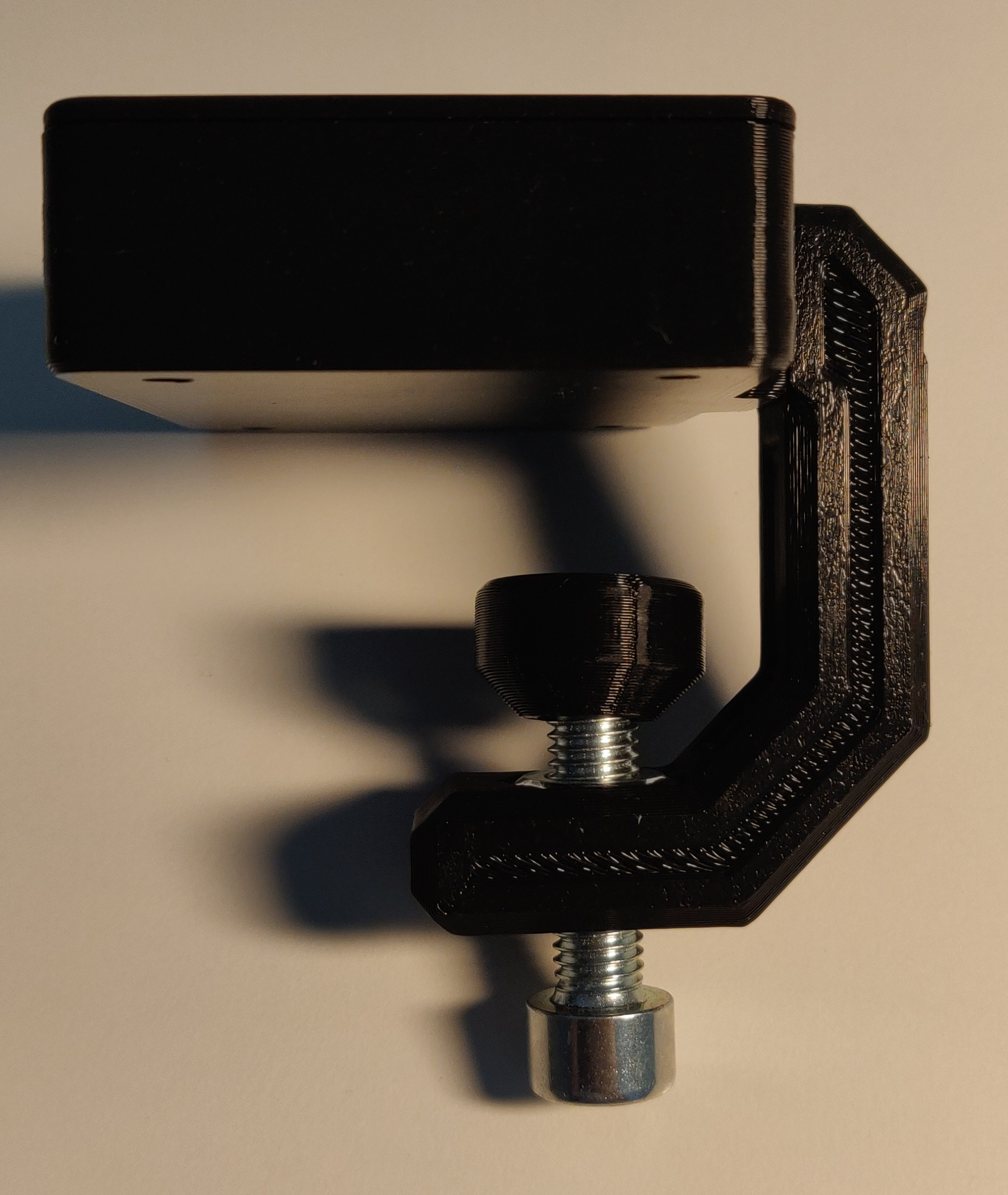 Table clamp mount for USB Hub D-Link DUB-1340 by Vorpal | Download free ...