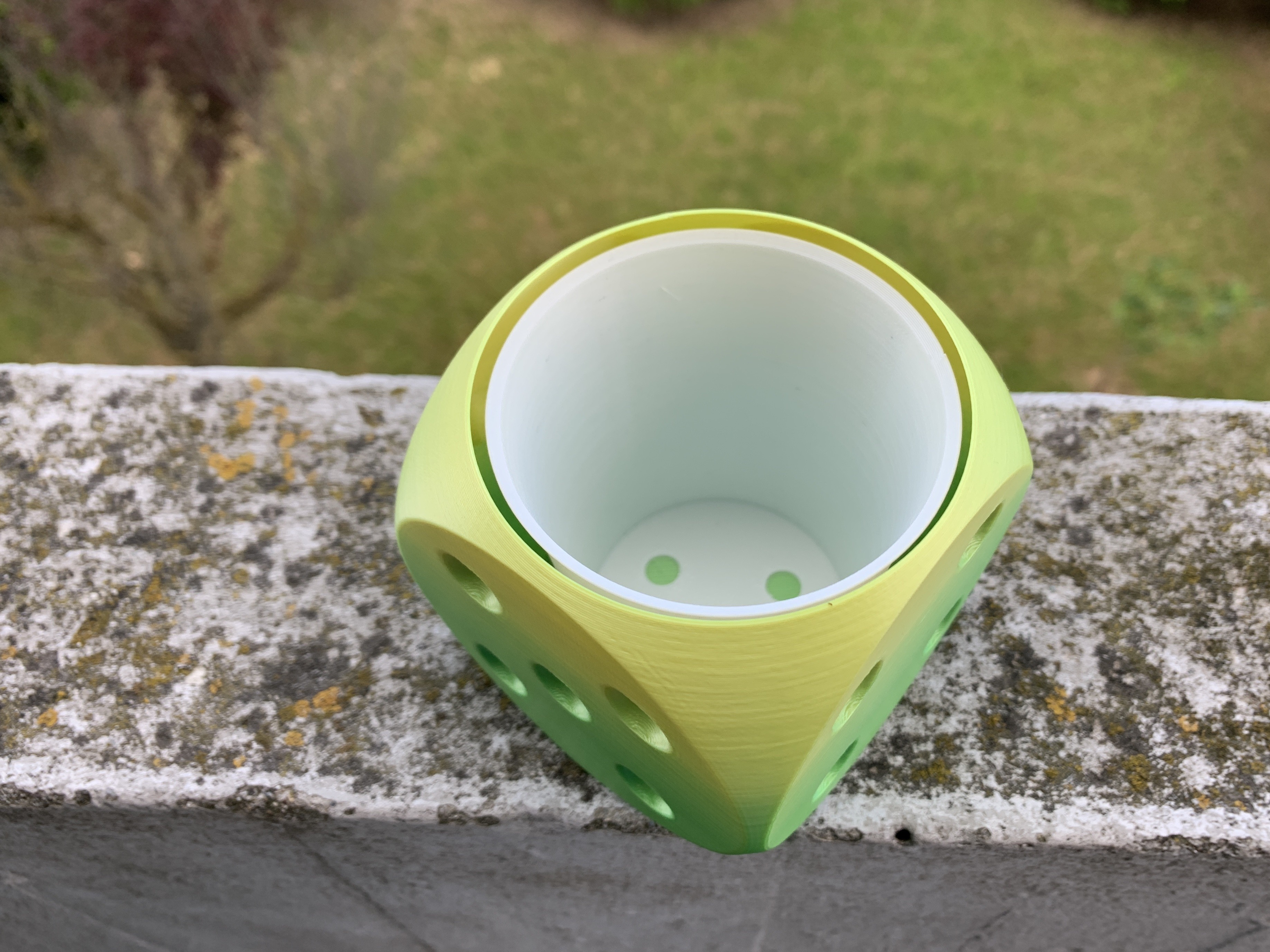 Dice flower pot vase mode with inner pot by maxkf | Download free STL ...