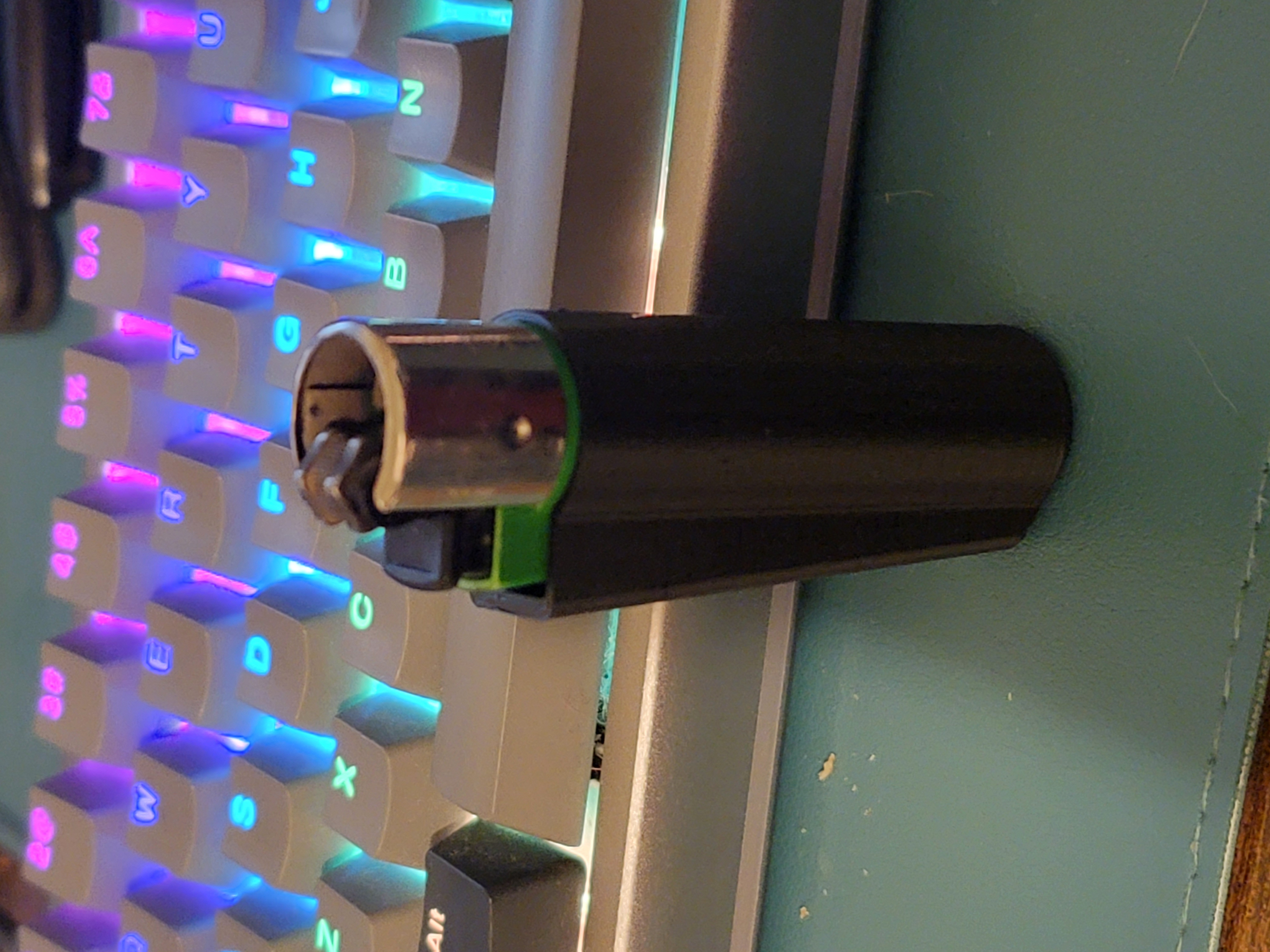 Clipper Lighter Sleeve with Refill Hole by cromer12 | Download free STL ...
