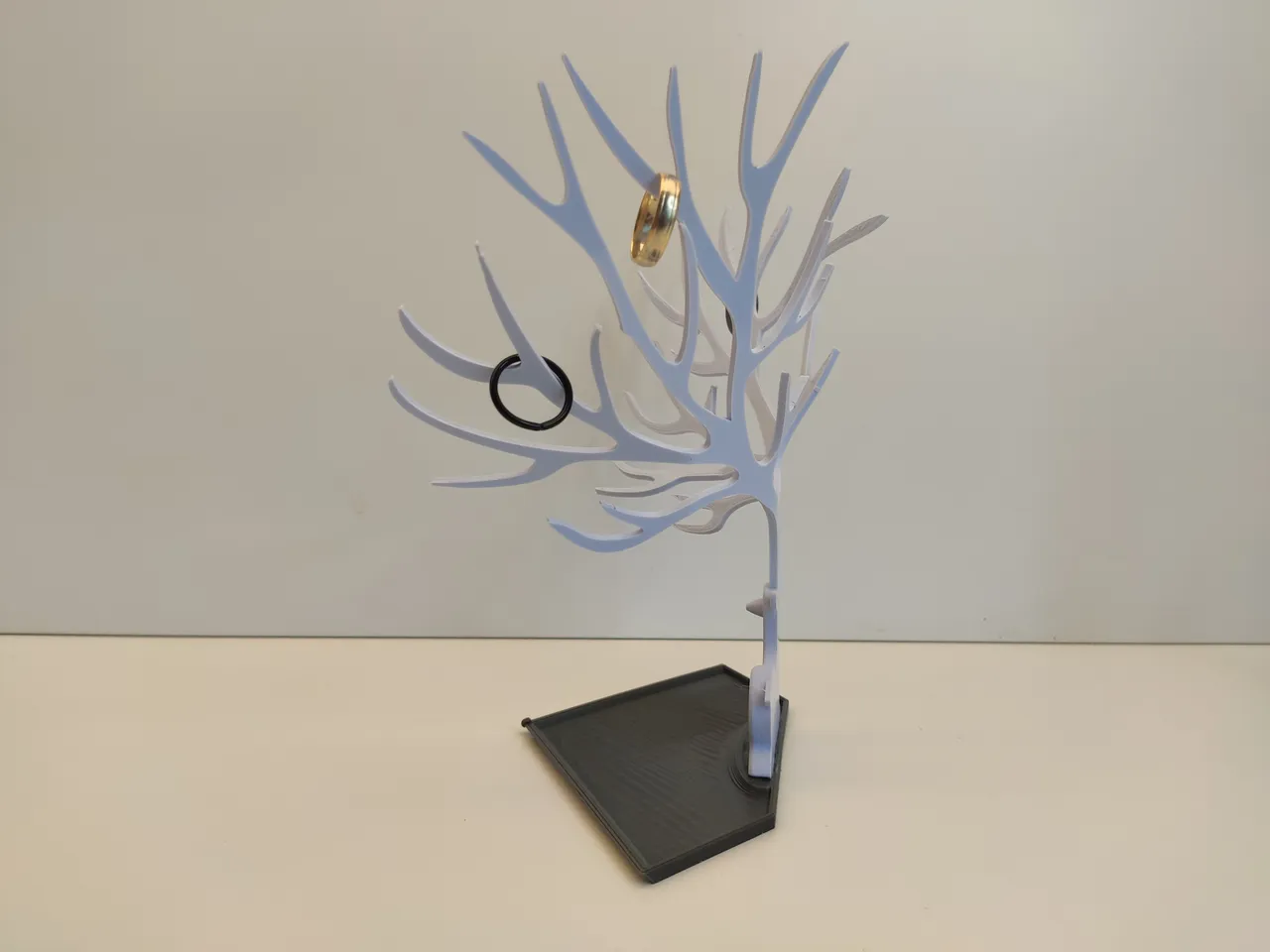 Sitting Deer - Ring and jewelery holder by Sevro | Download free STL ...
