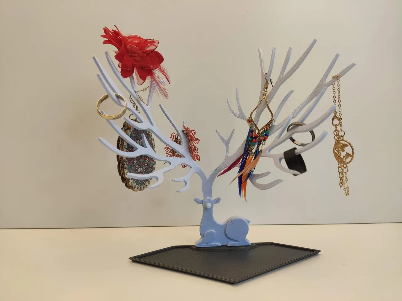 Sitting Deer - Ring and jewelery holder by Sevro | Download free STL ...