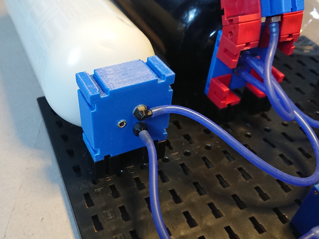 PET & Sigg bottle pneumatic air tank adapters for fischertechnik by juh ...