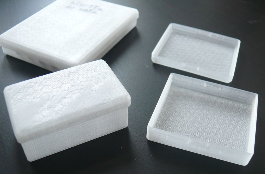 Box with lid held by latches by Jan K. | Download free STL model ...