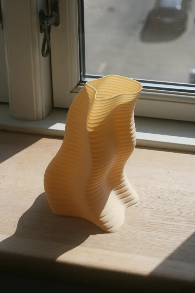 Curved vase with indentations by Jacob Laage Kragh | Download free STL ...