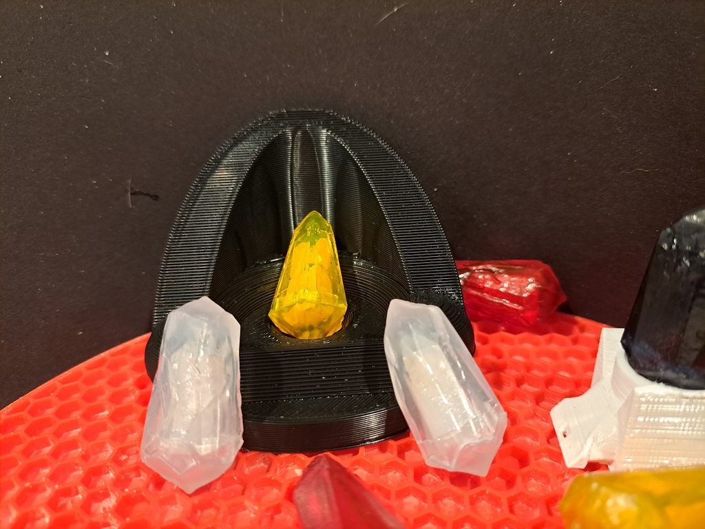 Kyber Crystal - Throne Stand by Tinkerers Cove | Download free STL ...