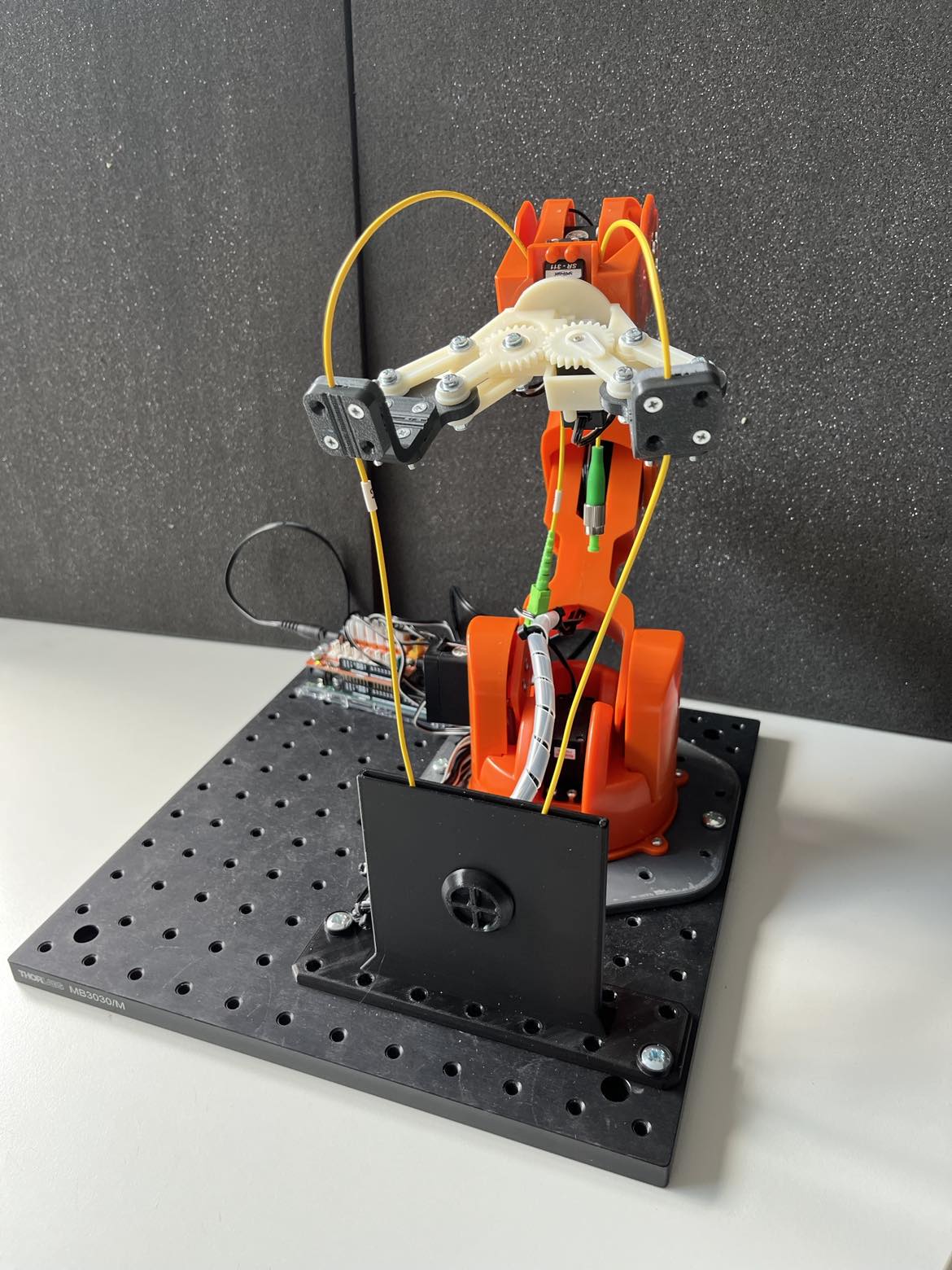 Arduino Braccio mount system for fiber optic testing by Vladimír Spurný ...