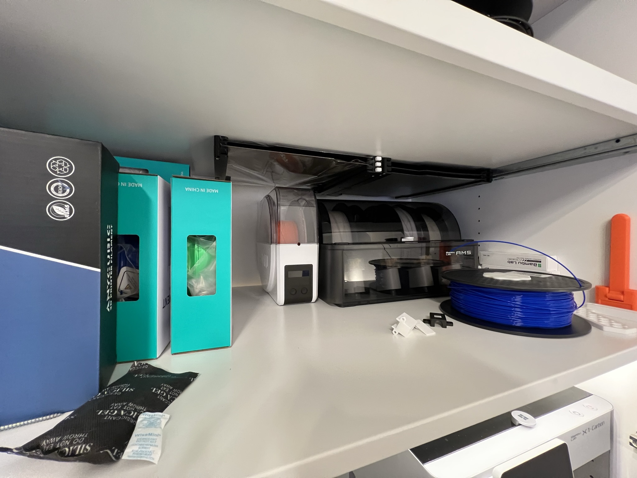 Expandable build plate holder for Bambu Lab X1C, X1CC, P1P build plates ...