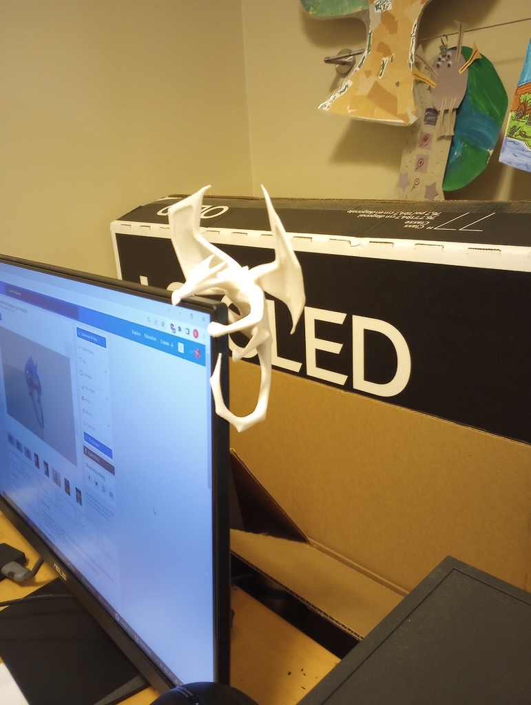 Dragon that hangs on your monitor by adeptbubbles | Download free STL ...