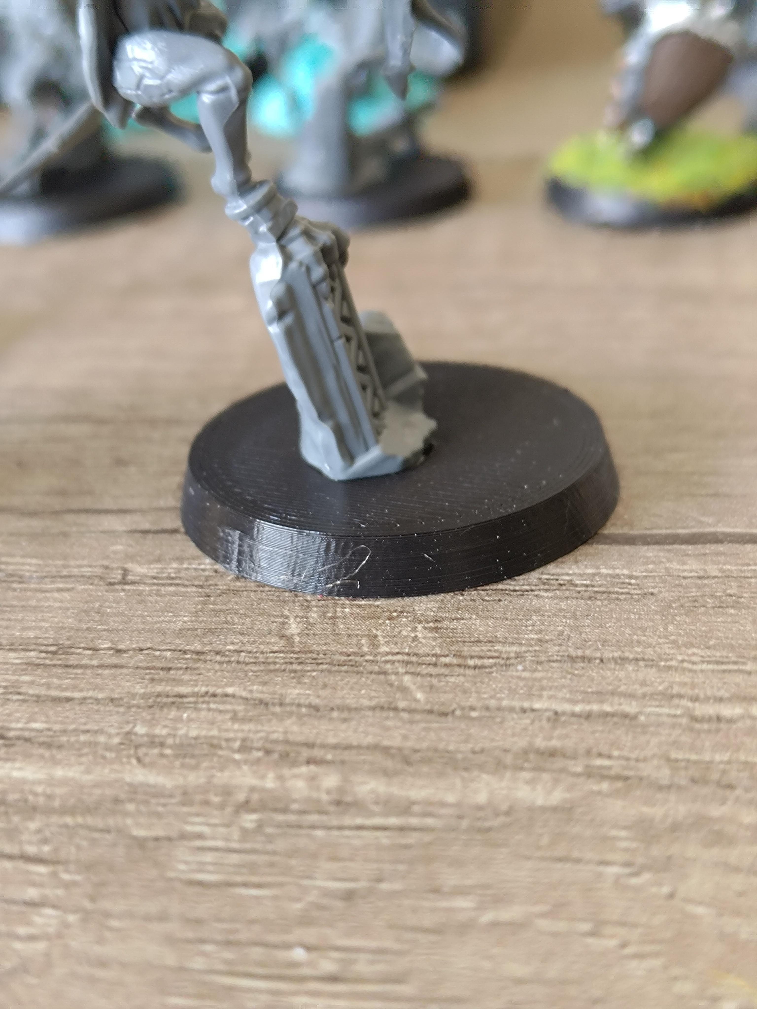 Basic 32mm base by Dushibag | Download free STL model | Printables.com