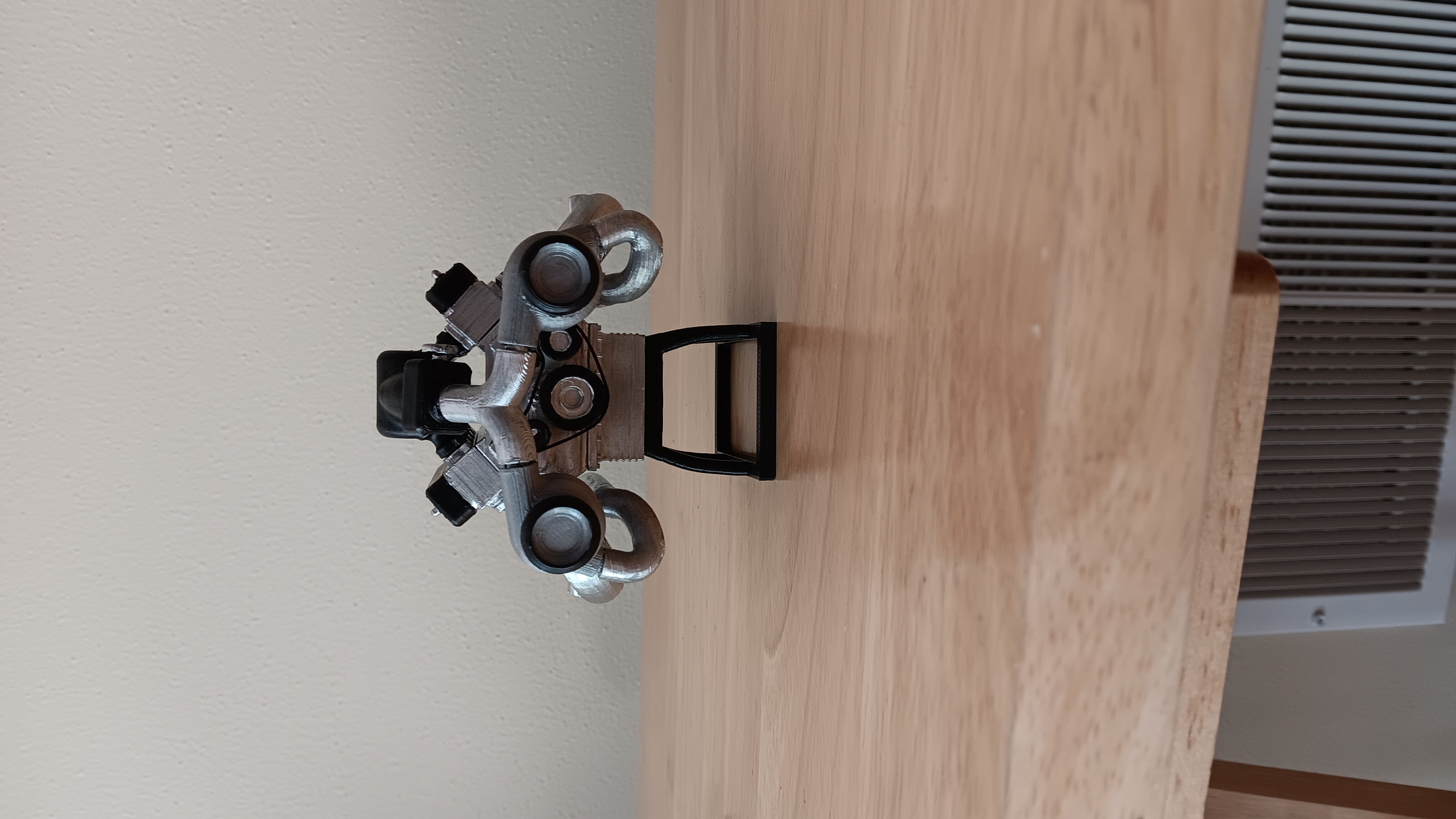 Model Engine Stand por Eman | Descargar modelo STL gratuito | Printables.com