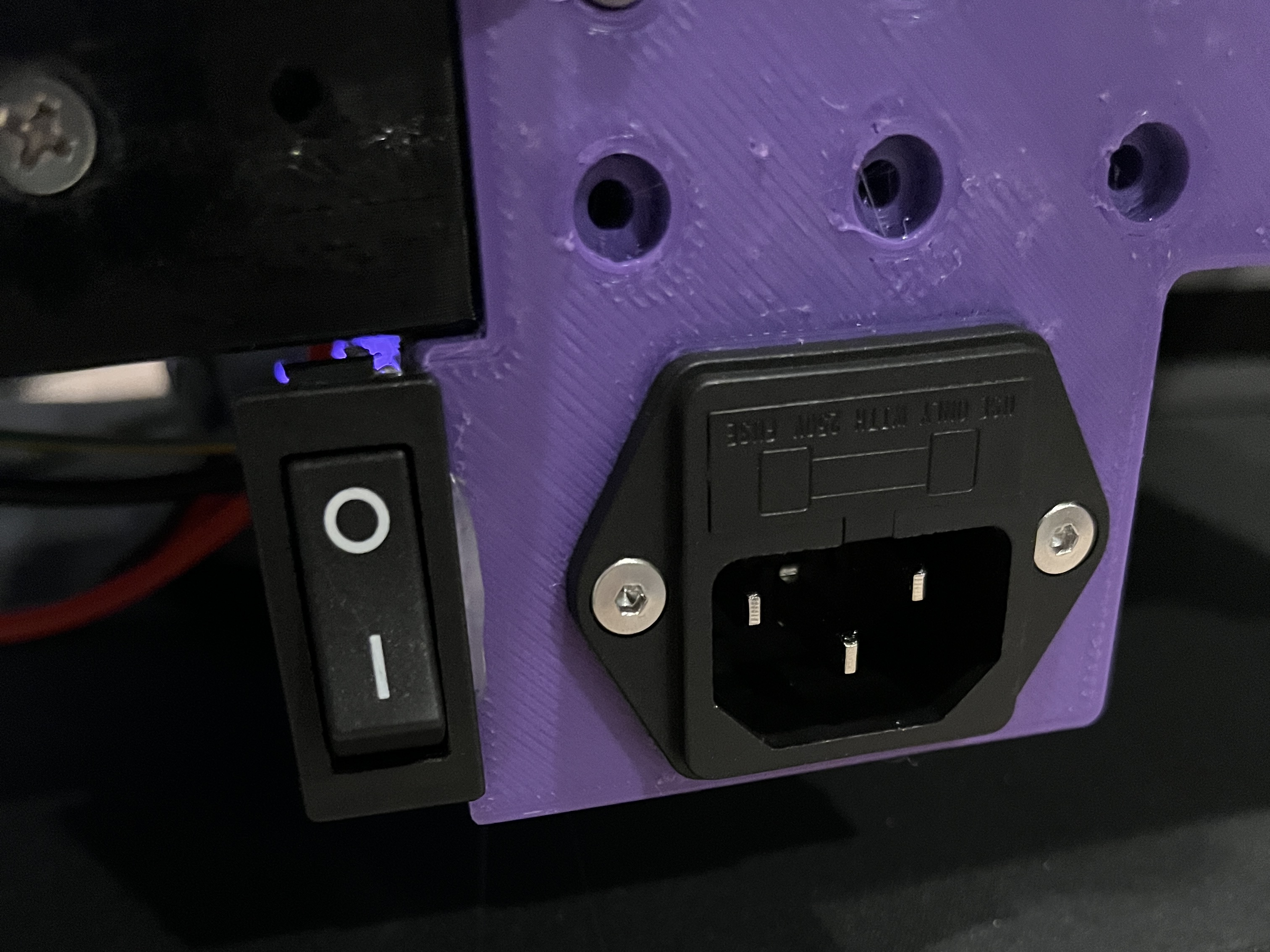 Plug Mount for The 100 by Landon Campbell | Download free STL model ...