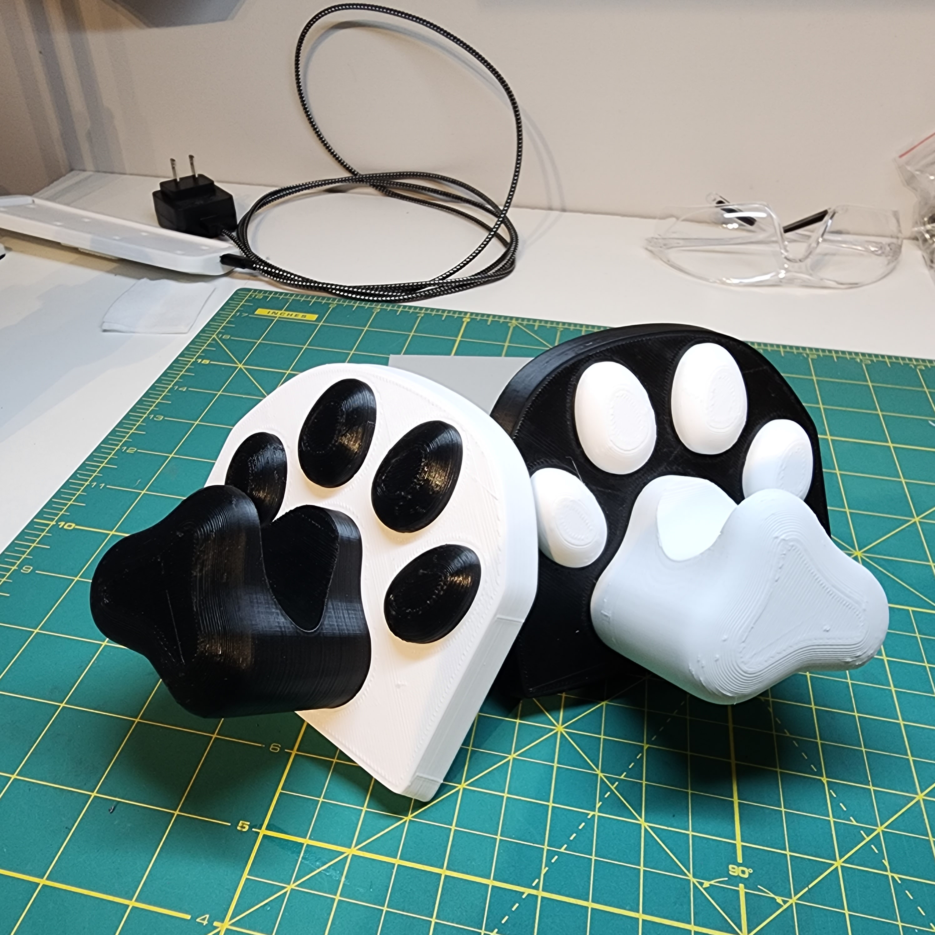 Dog Paw Leash Hook by Skippy111taz | Download free STL model ...