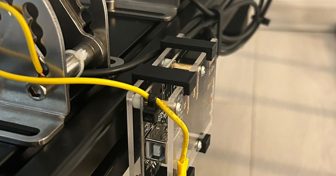 SimJack Pro Control Box 8040 Mount by Razvan Voicu | Download free STL ...