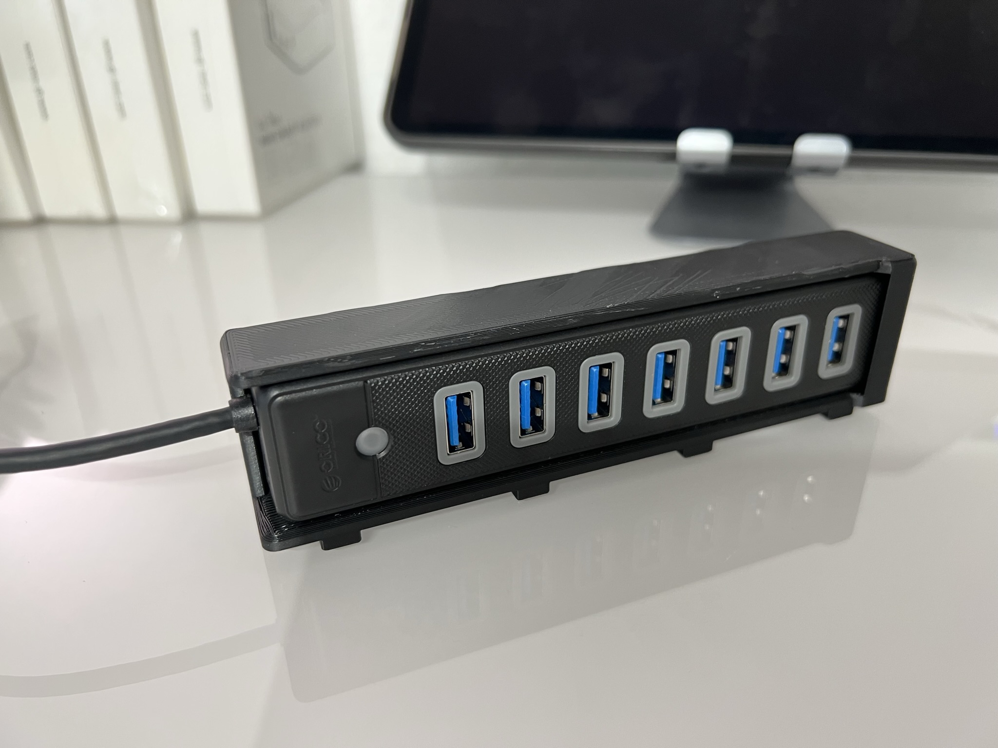 Extrusion mount for 7-port ORICO USB HUB 3.0 by hgross | Download free ...