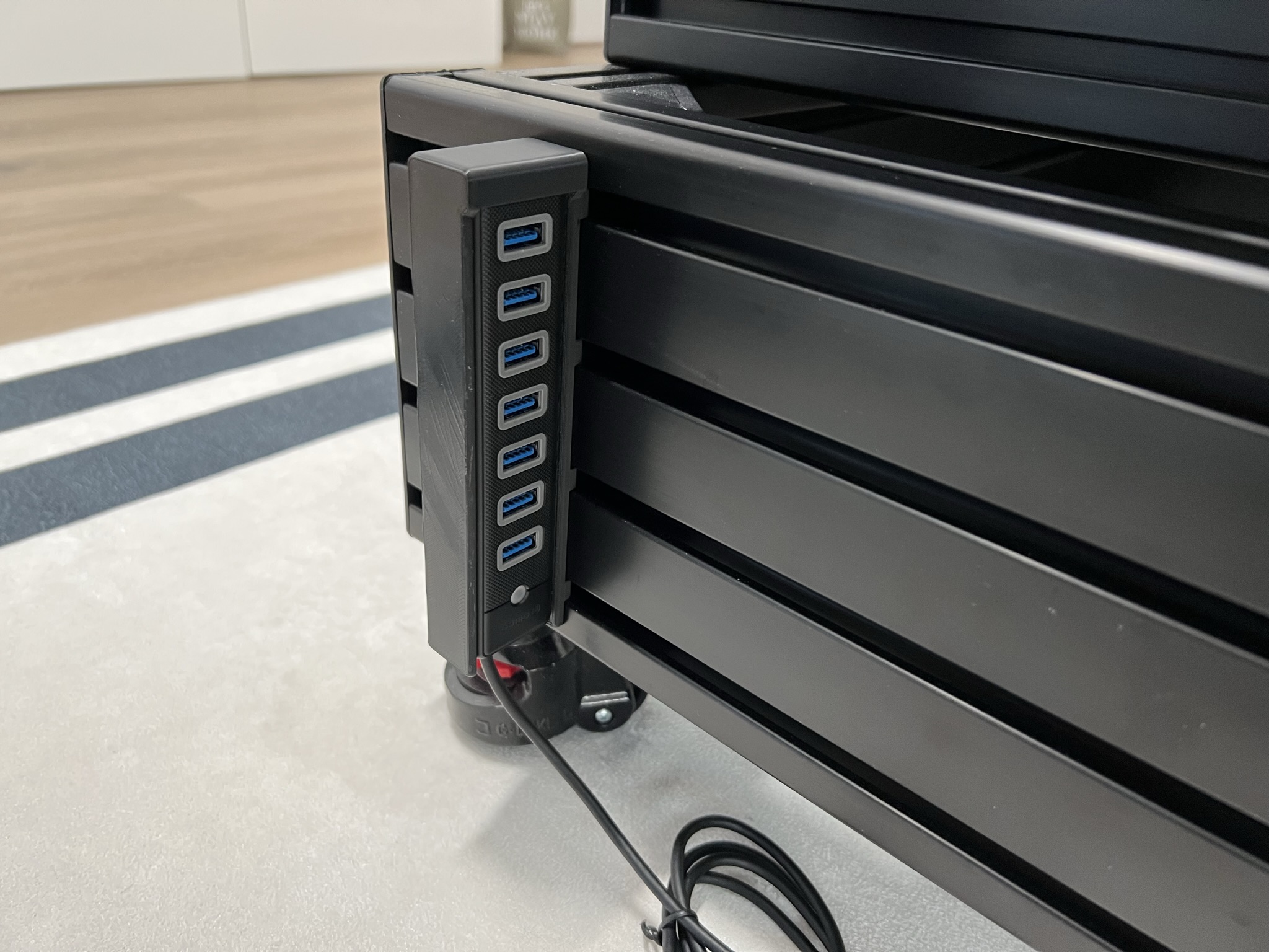 Extrusion mount for 7-port ORICO USB HUB 3.0 by hgross | Download free ...