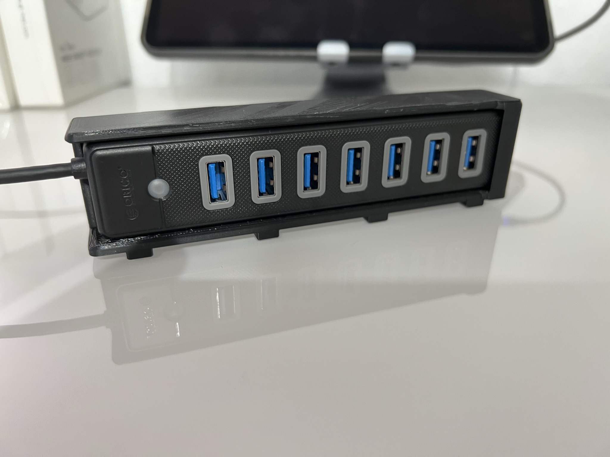 Extrusion mount for 7-port ORICO USB HUB 3.0 by hgross | Download free ...