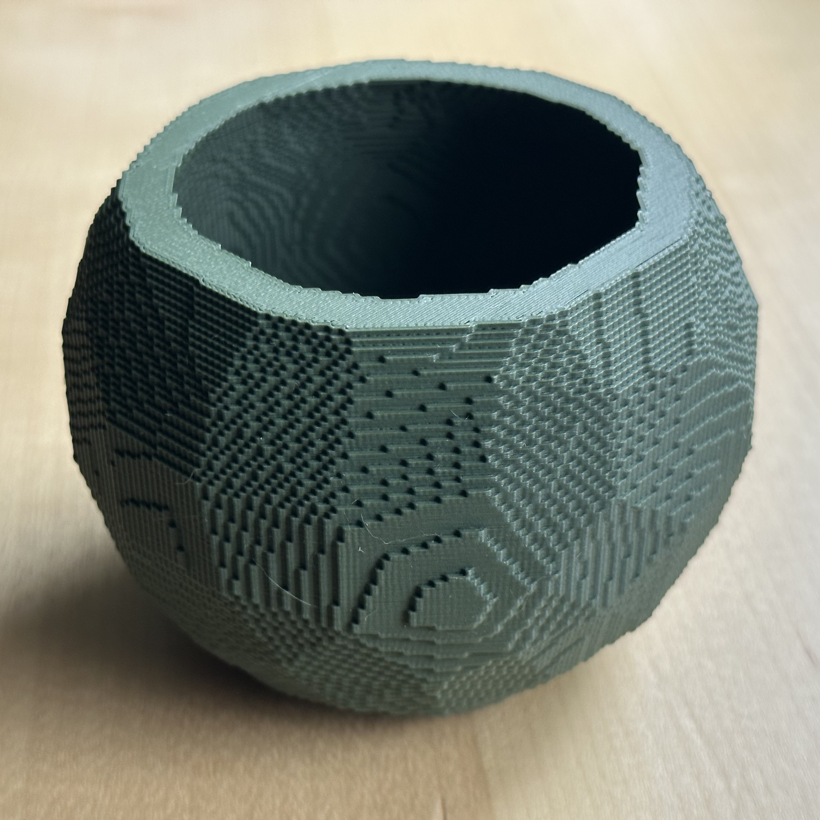 Elegant Voxelized Planters by Makerwiz | Download free STL model ...