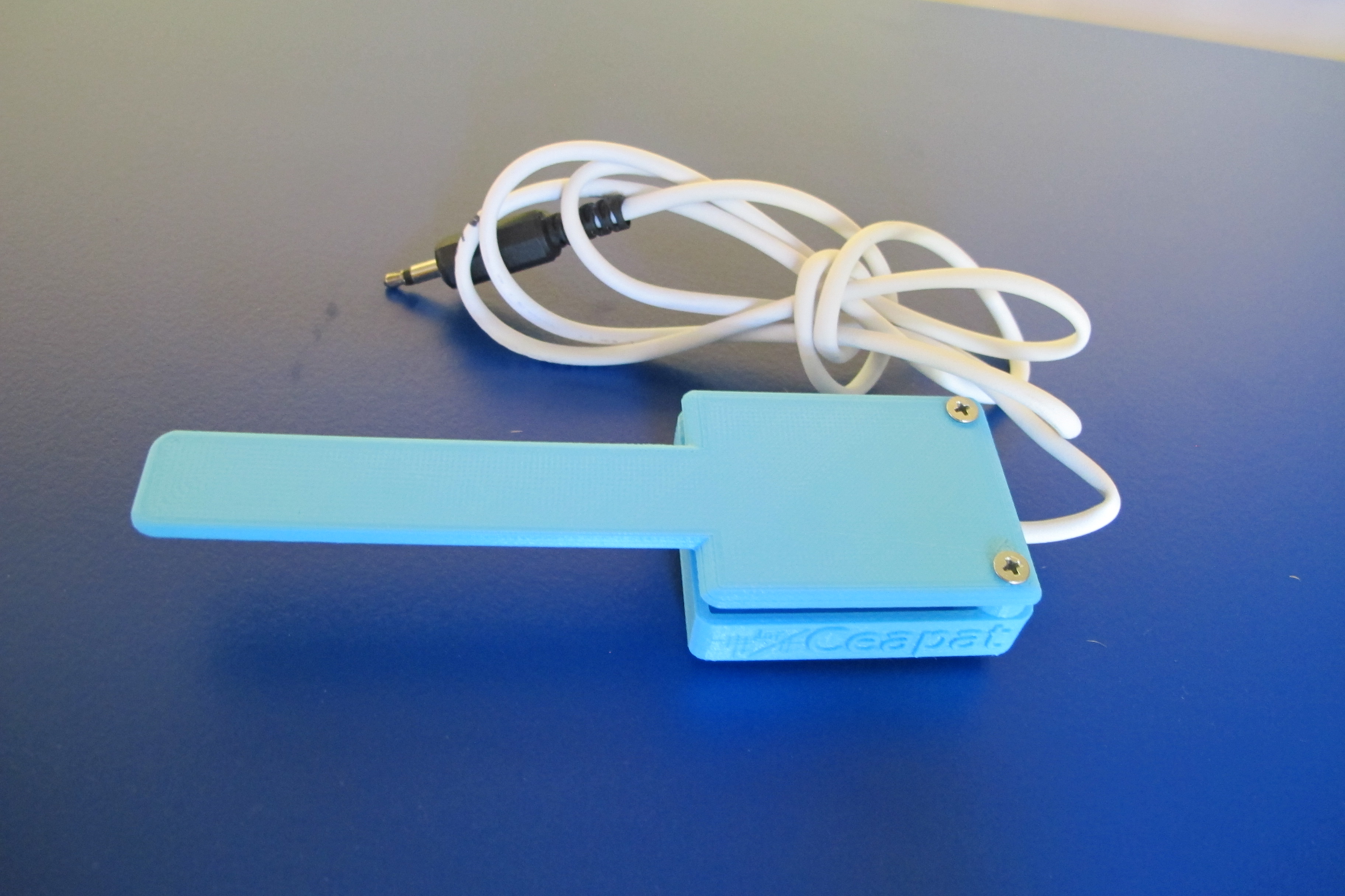 Tongue push button / Pulsador de lengua by taller | Download free STL ...